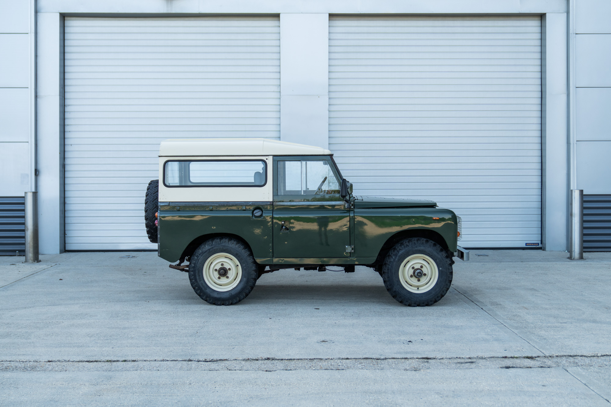 1970 LAND ROVER SERIES IIA 88"
