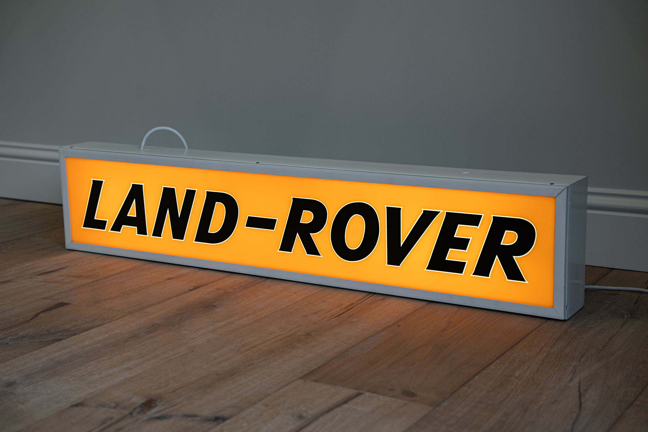 LAND ROVER ILLUMINATED DEALERSHIP SIGN for sale by auction in Hassocks ...