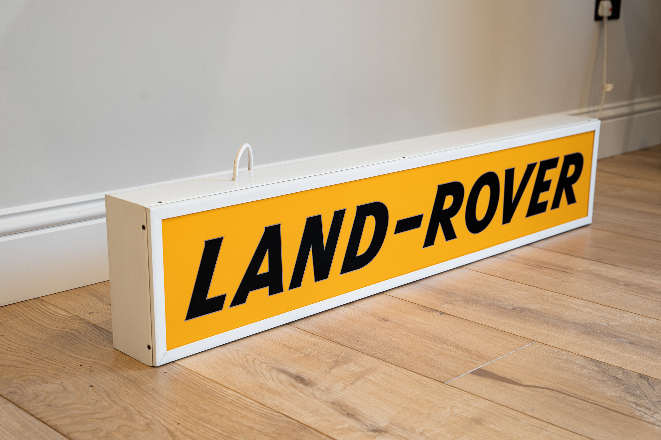 LAND ROVER ILLUMINATED DEALERSHIP SIGN for sale by auction in Hassocks ...
