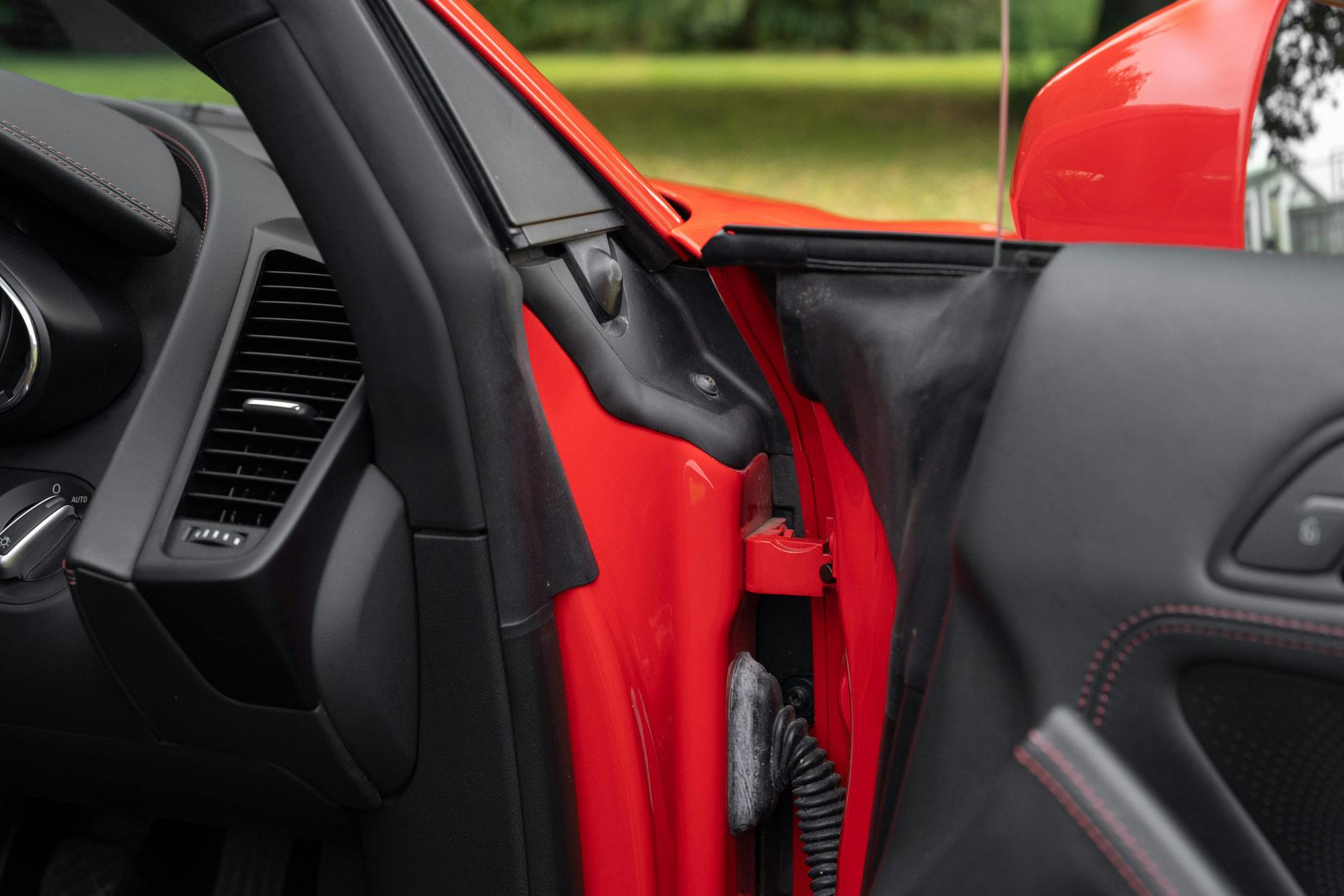 2011 AUDI R8 4.2 V8 - MANUAL