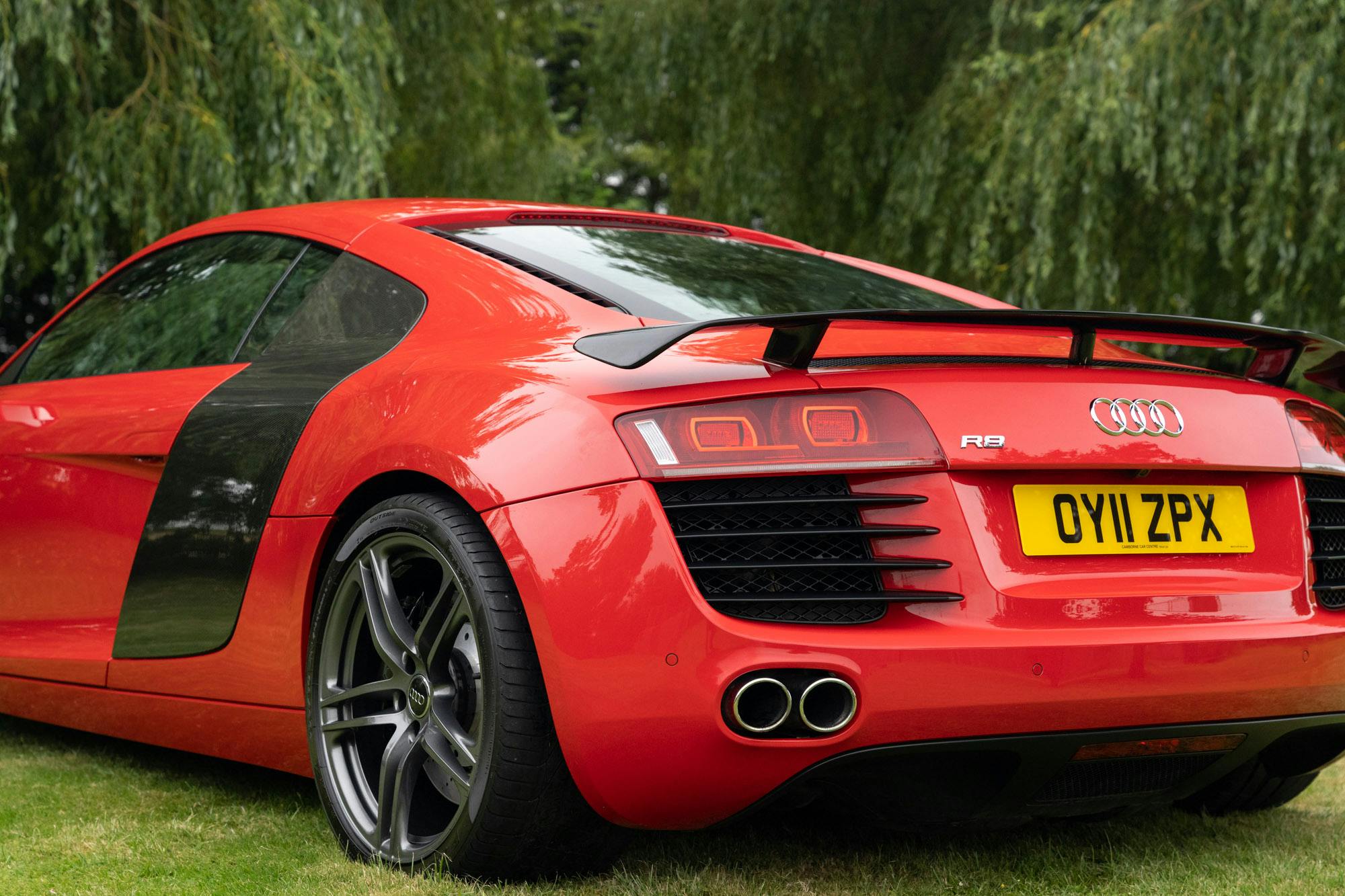 2011 AUDI R8 4.2 V8 - MANUAL