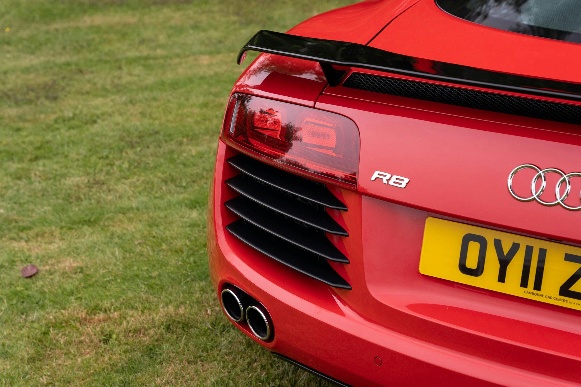 2011 AUDI R8 4.2 V8 - MANUAL