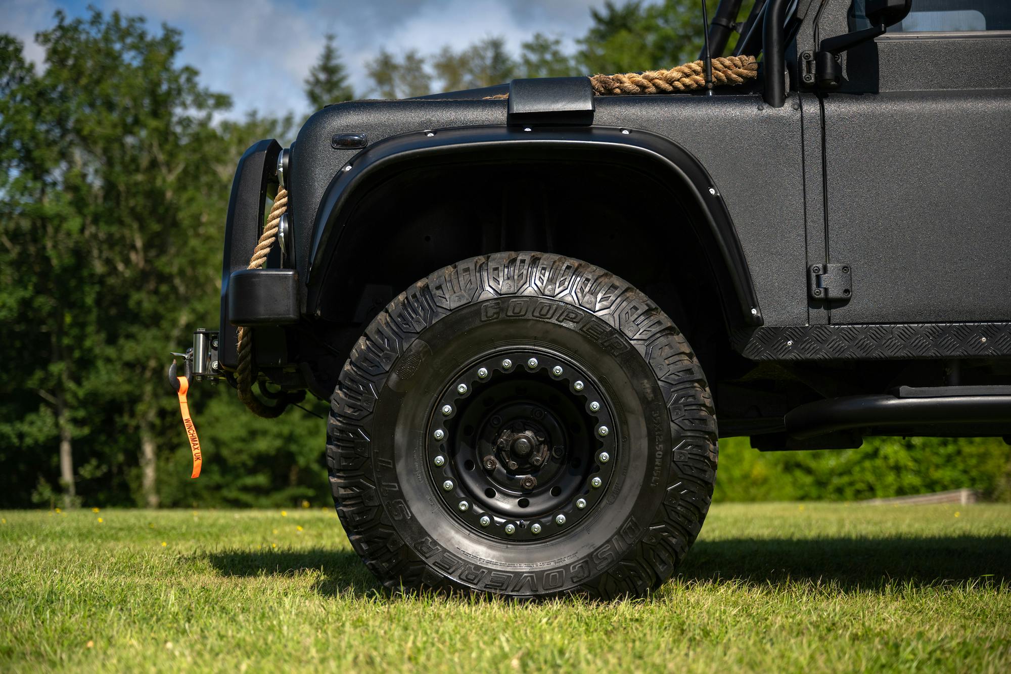 2010 LAND ROVER DEFENDER 110 XS - SPECTRE EVOCATION