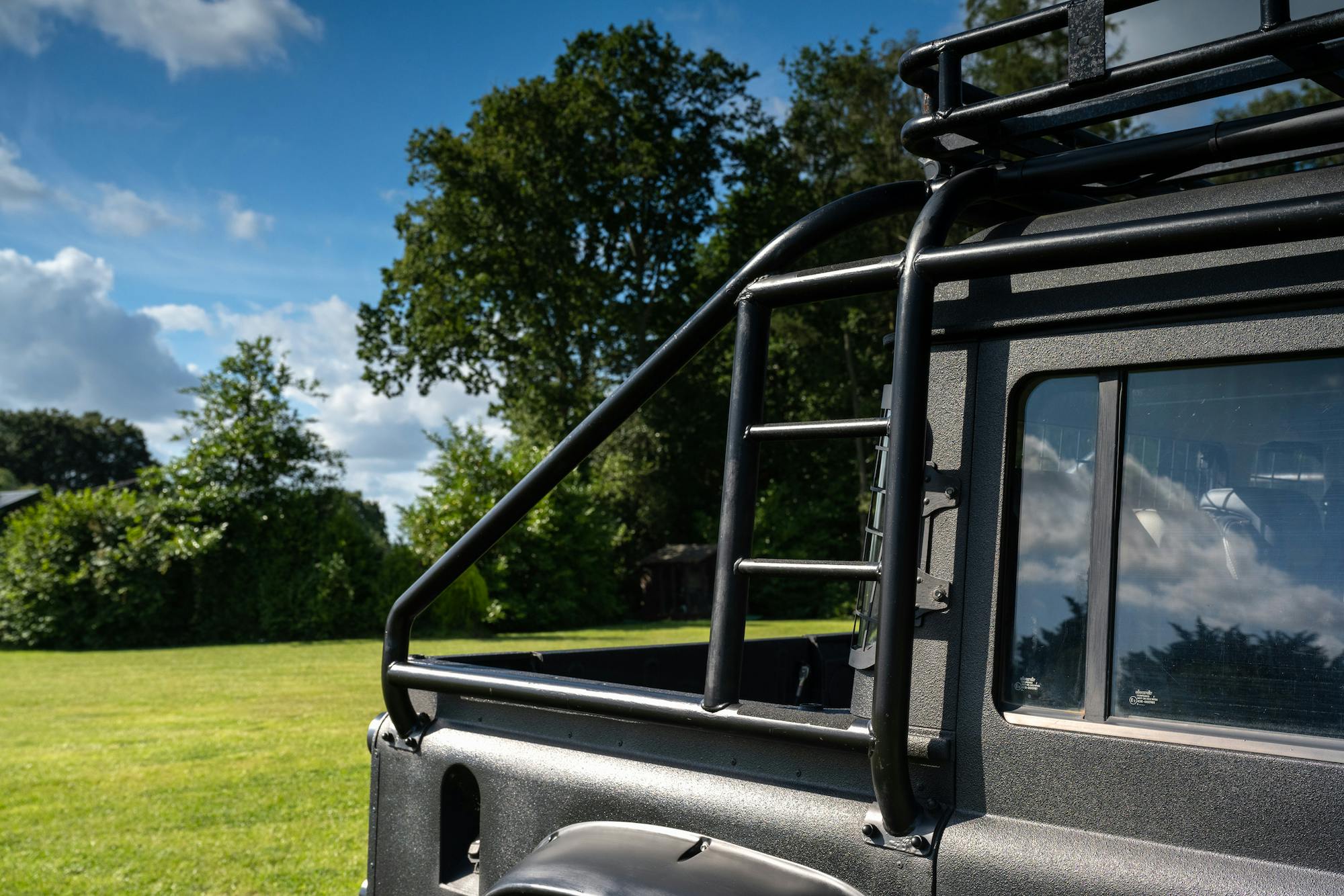 2010 LAND ROVER DEFENDER 110 XS - SPECTRE EVOCATION