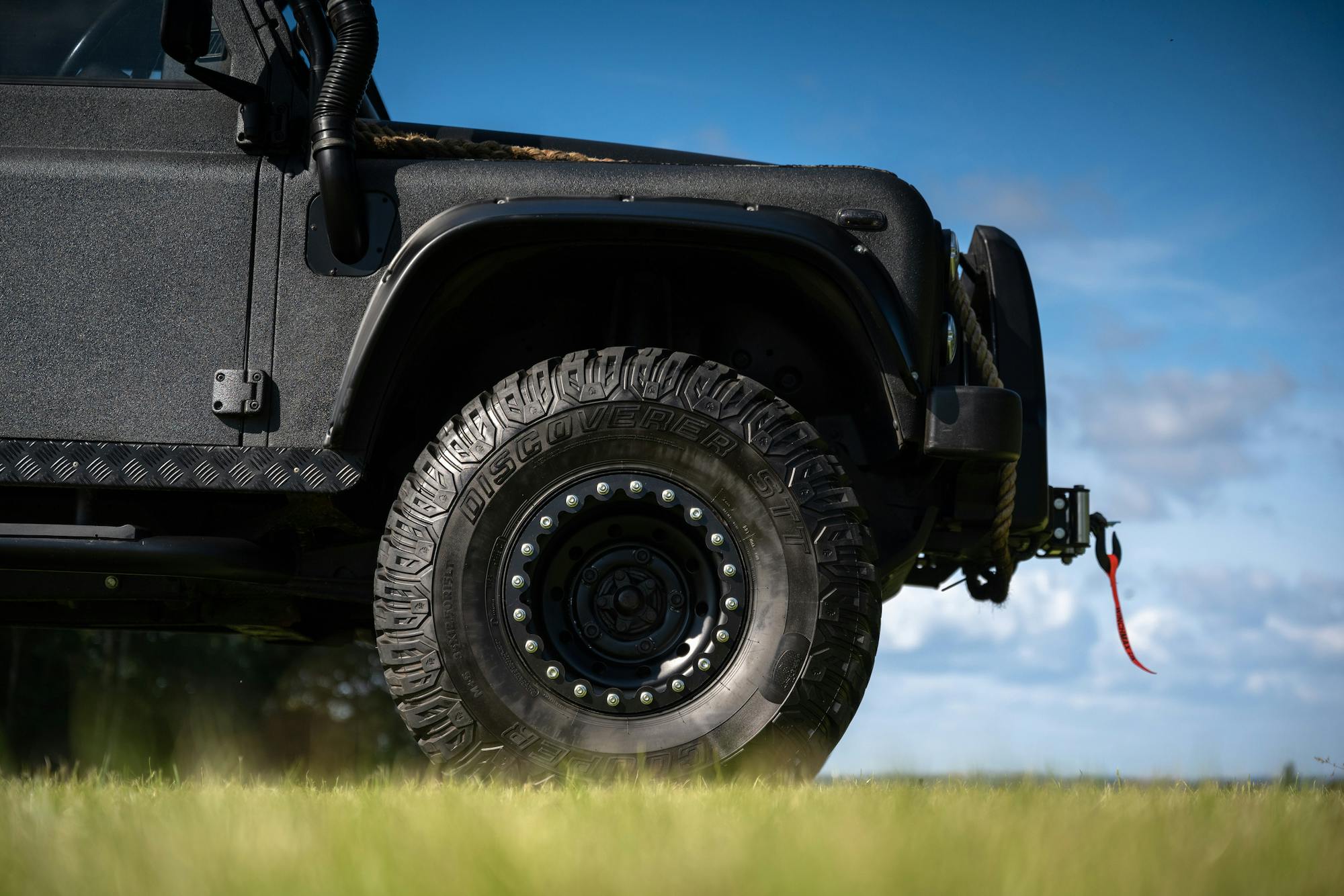 2010 LAND ROVER DEFENDER 110 XS - SPECTRE EVOCATION