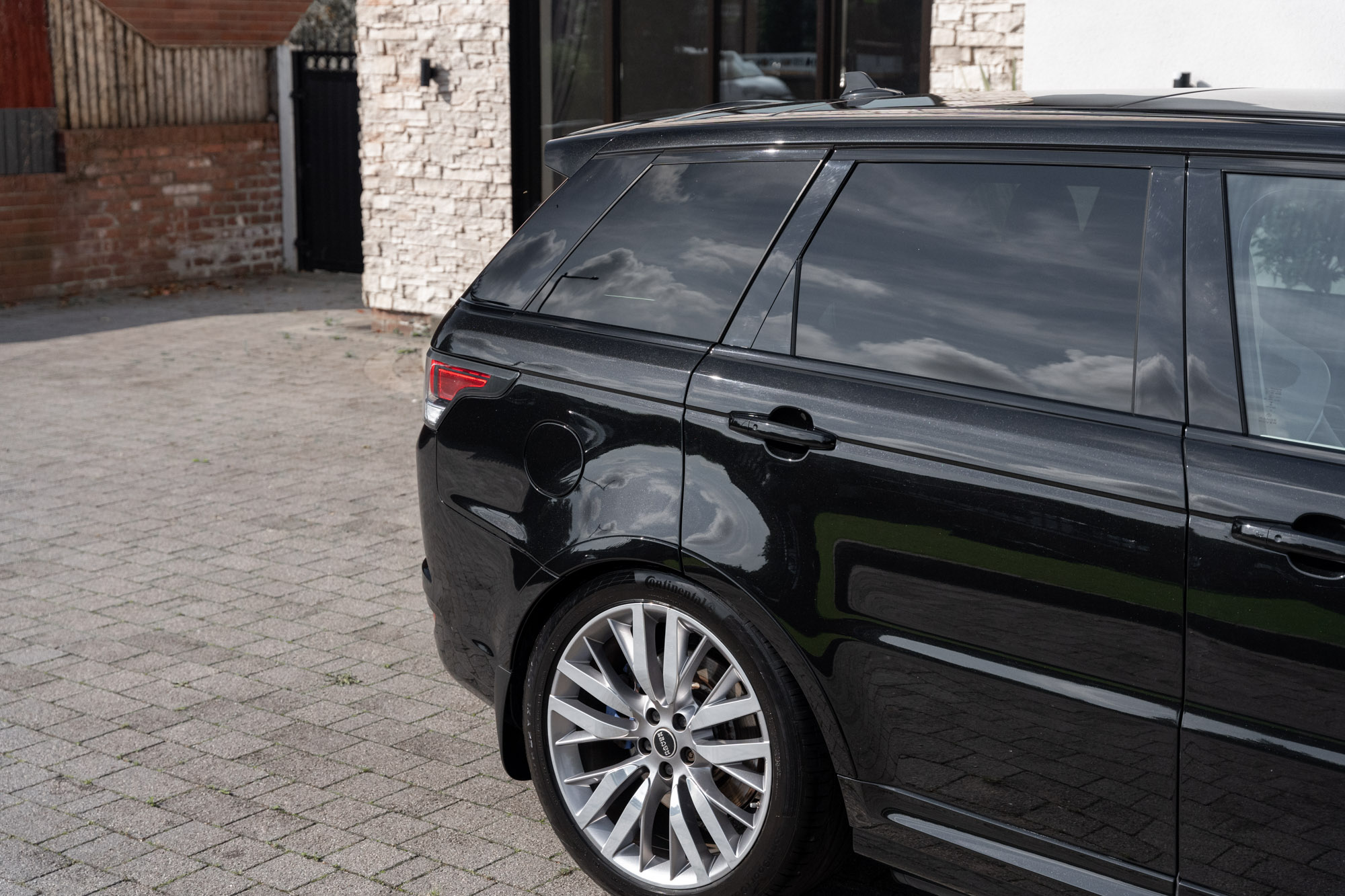 2015 RANGE ROVER SPORT SVR - 14,352 MILES