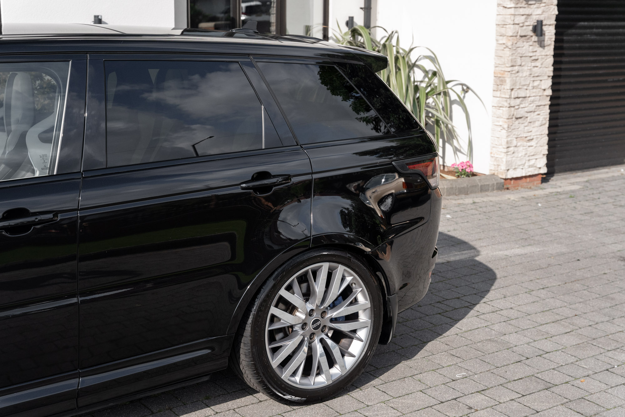 2015 RANGE ROVER SPORT SVR - 14,352 MILES