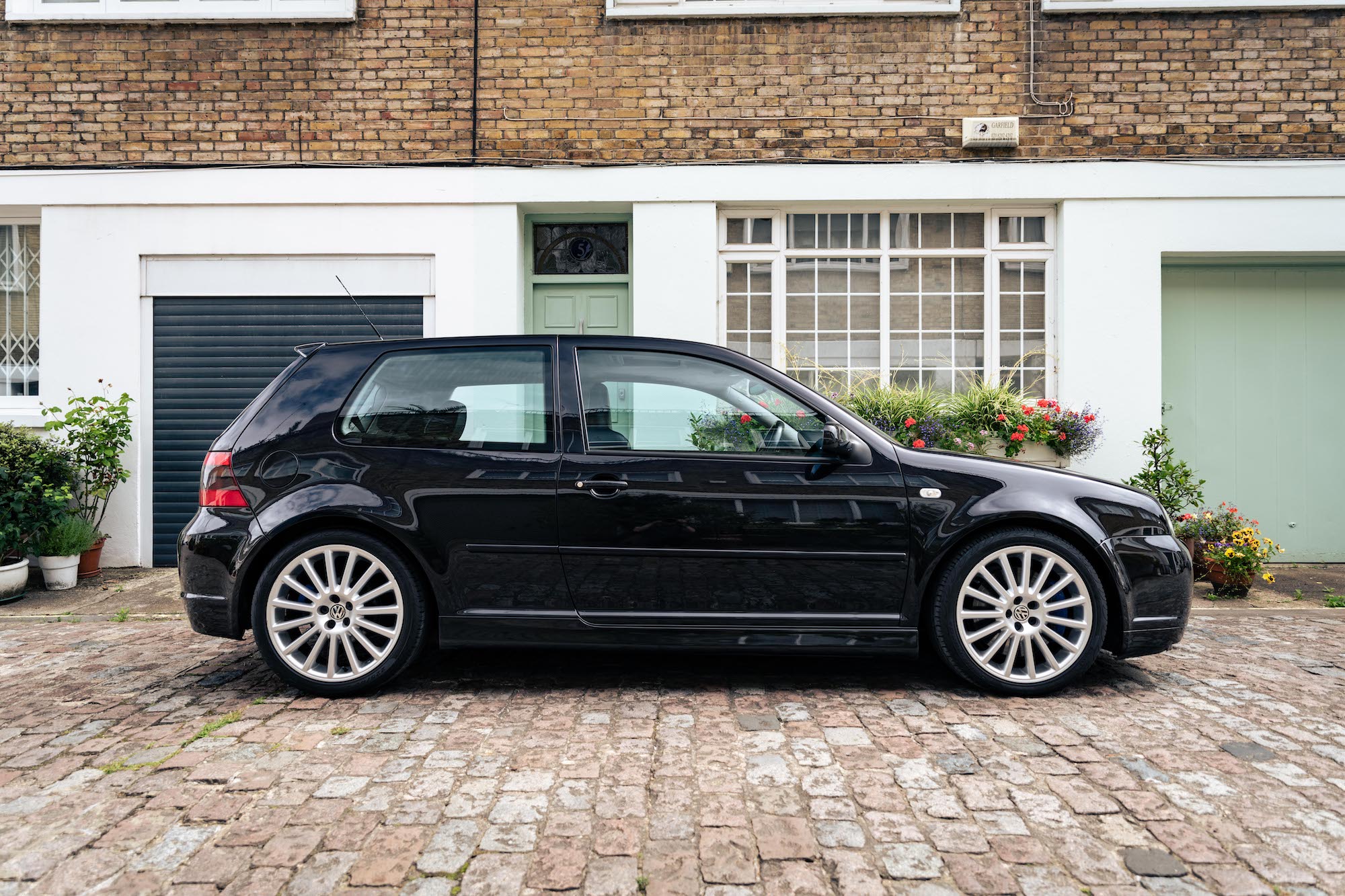 2003 VOLKSWAGEN GOLF (MK4) R32