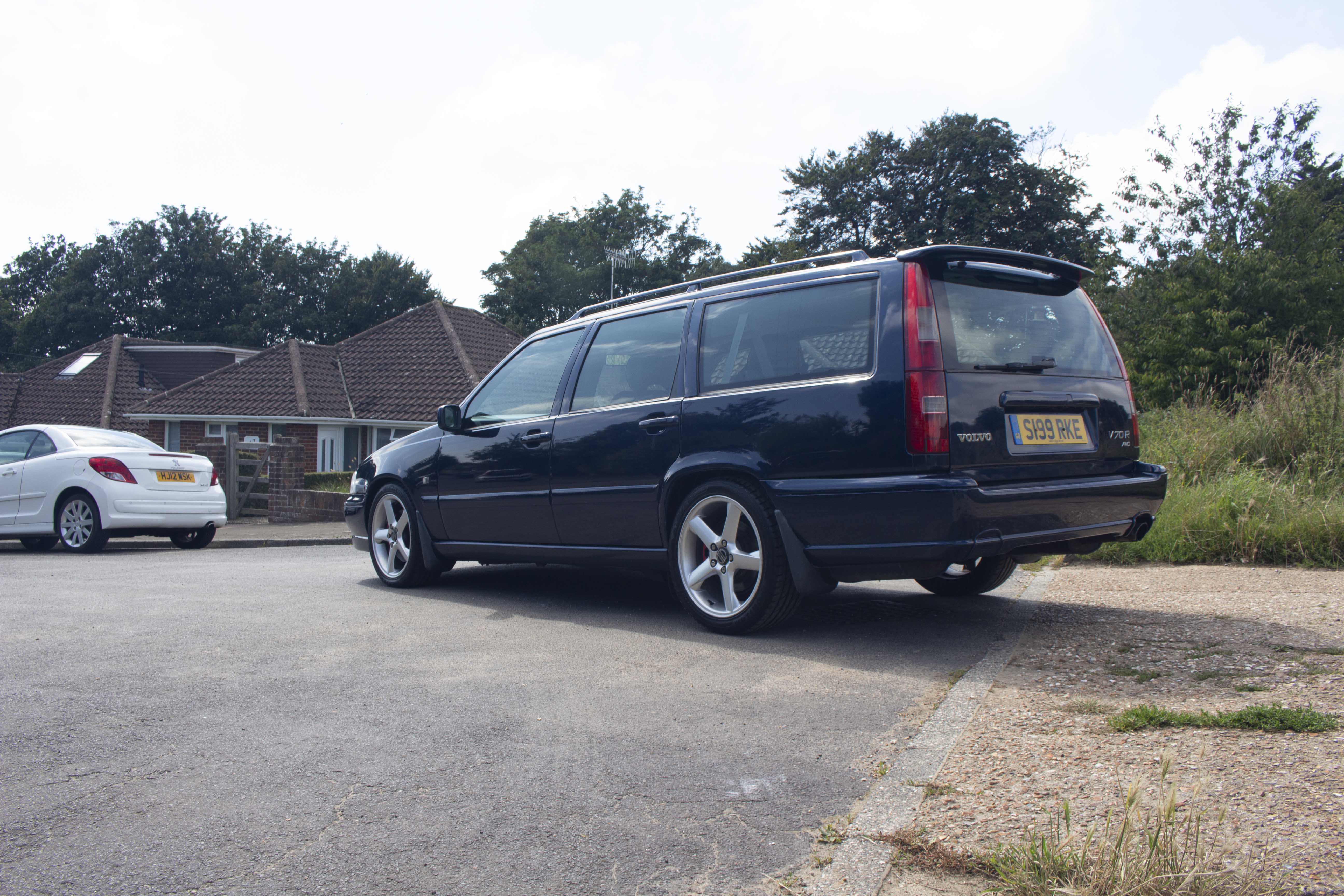 1998 VOLVO V70 R AWD for sale by auction in Worthing, West Sussex ...