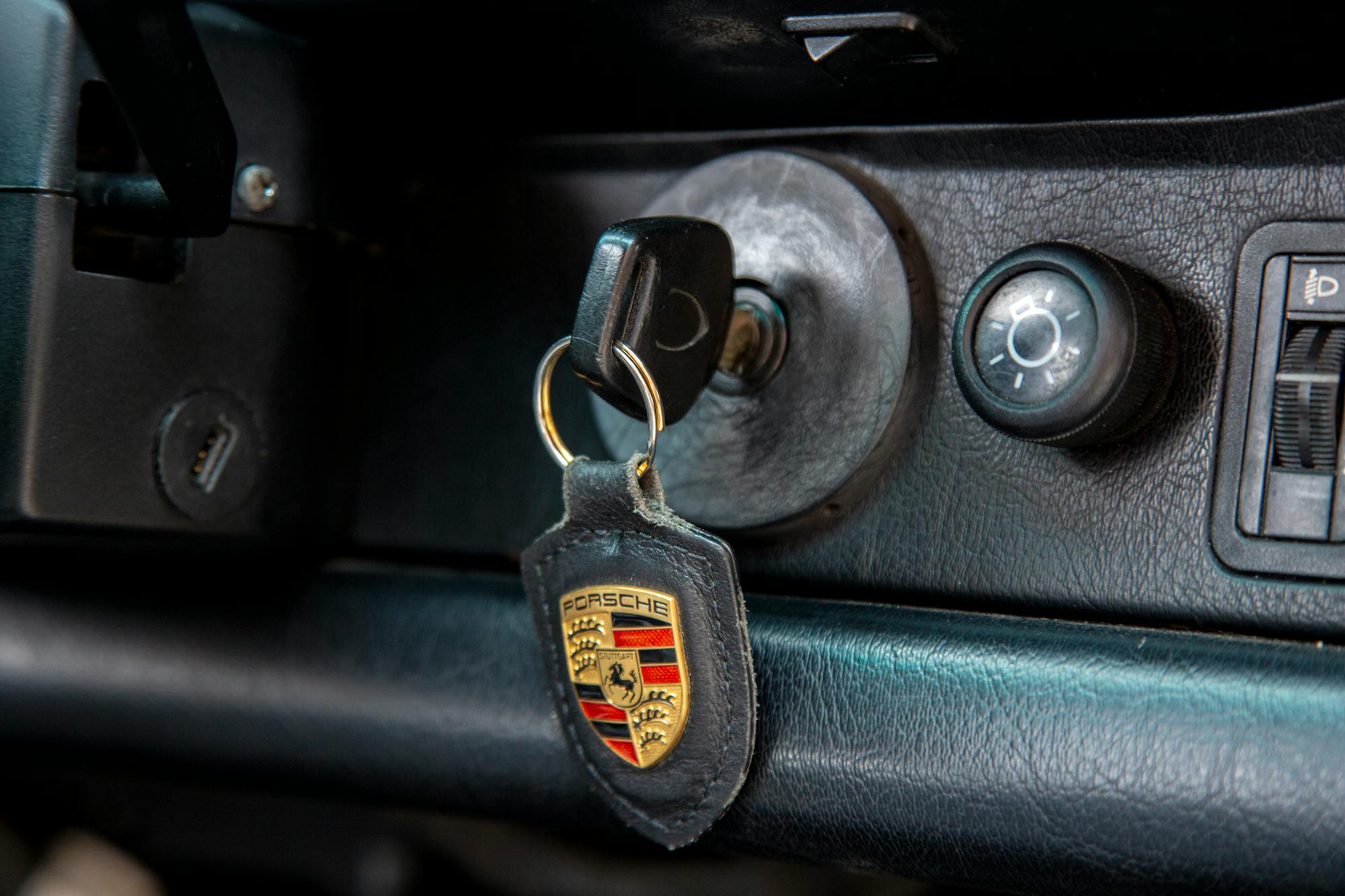 1990 PORSCHE 911 (964) CARRERA 2 CABRIOLET