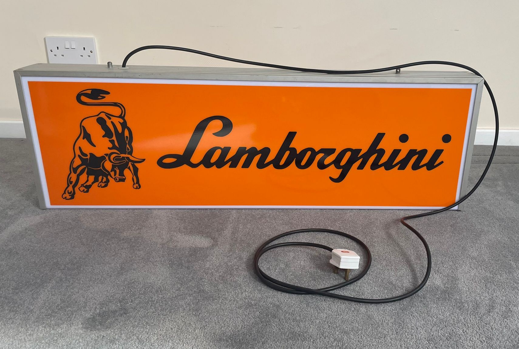 LAMBORGHINI ILLUMINATED DEALERSHIP SIGN for sale by auction in Tyne and ...
