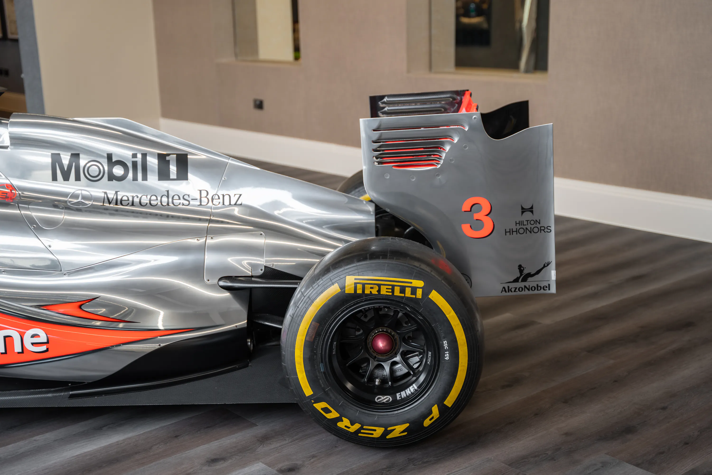 2011 MCLAREN MP4-26 FORMULA 1 SHOW CAR