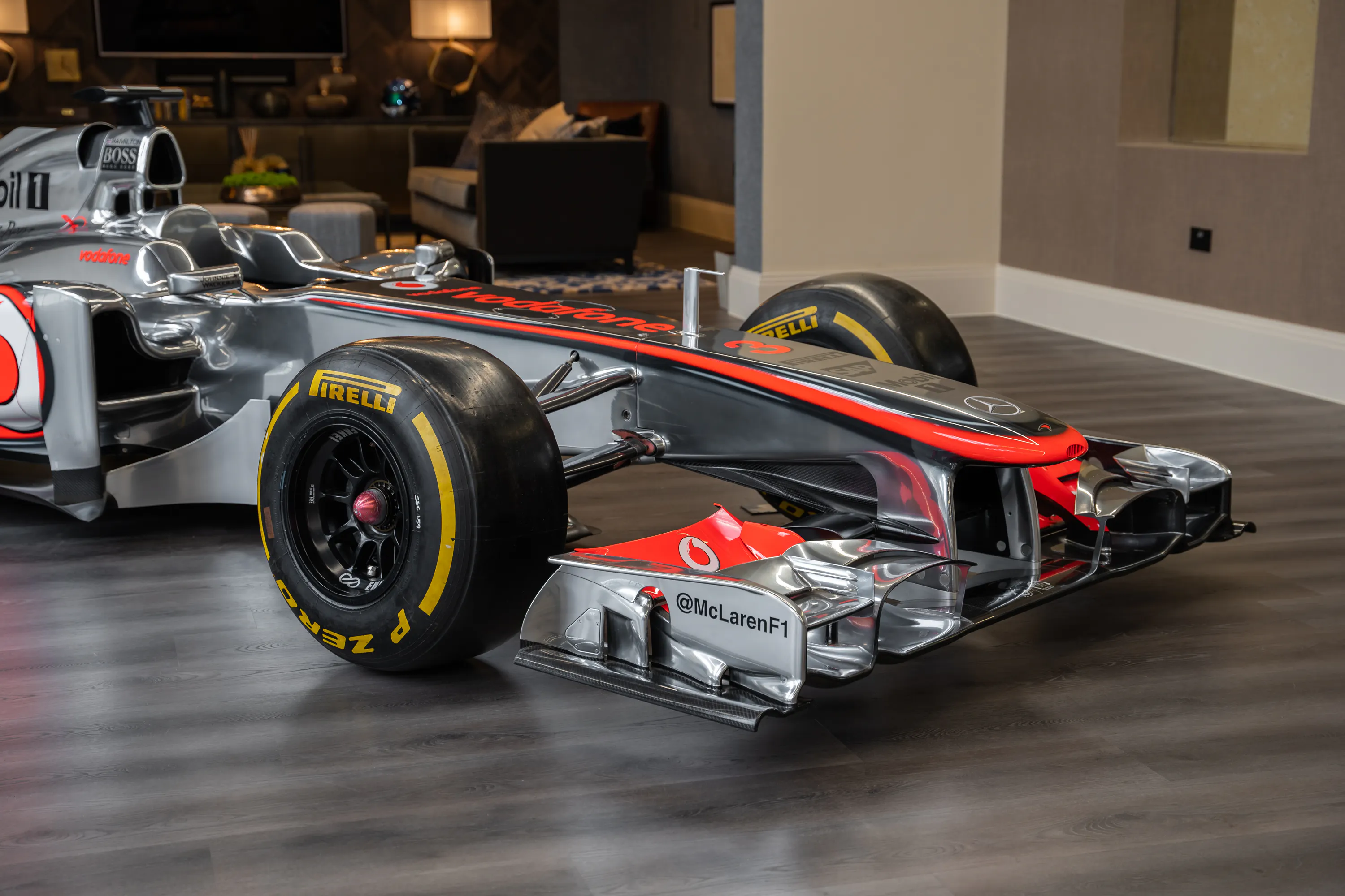2011 MCLAREN MP4-26 FORMULA 1 SHOW CAR