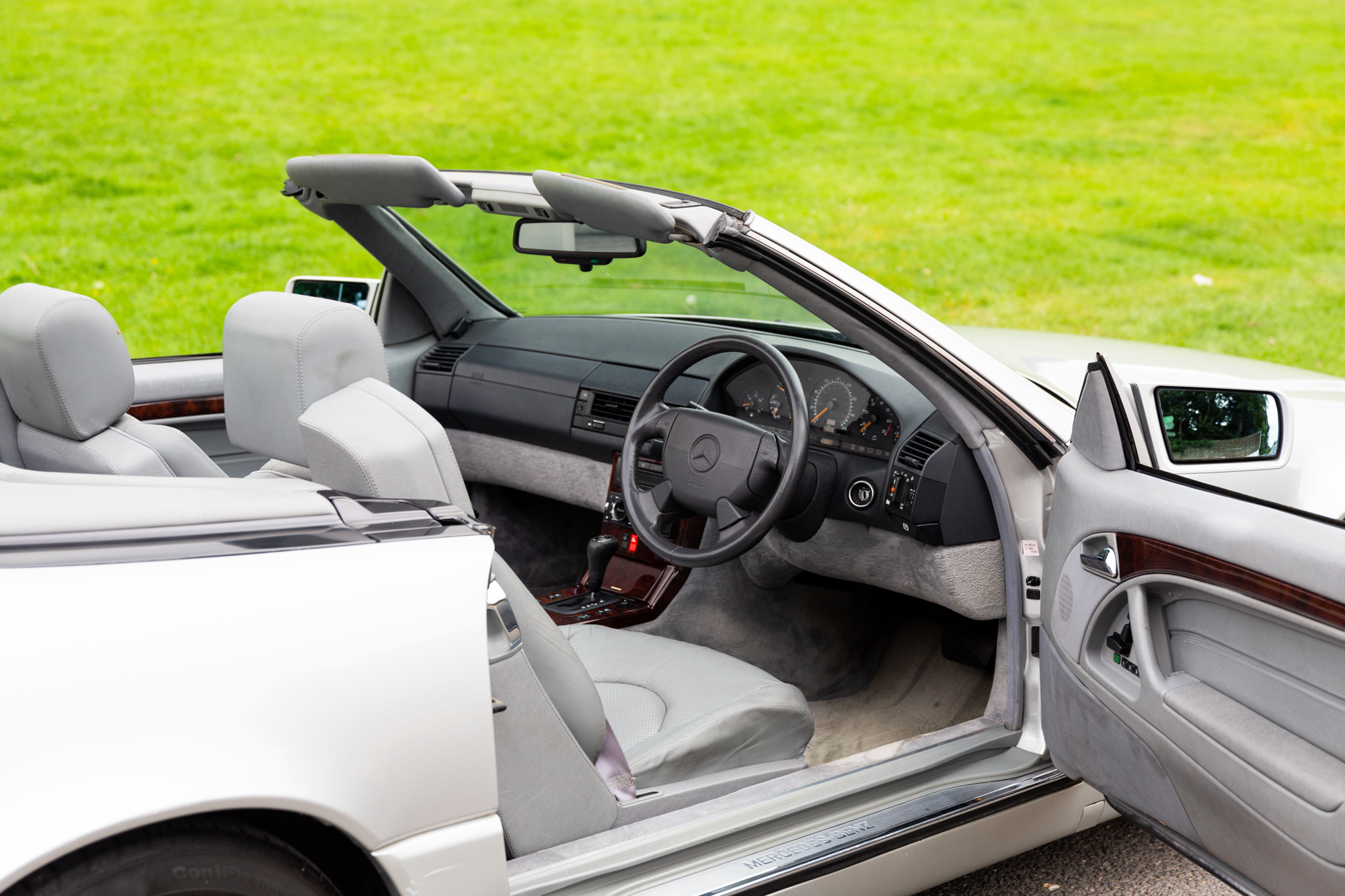 1997 MERCEDES-BENZ (R129) SL500