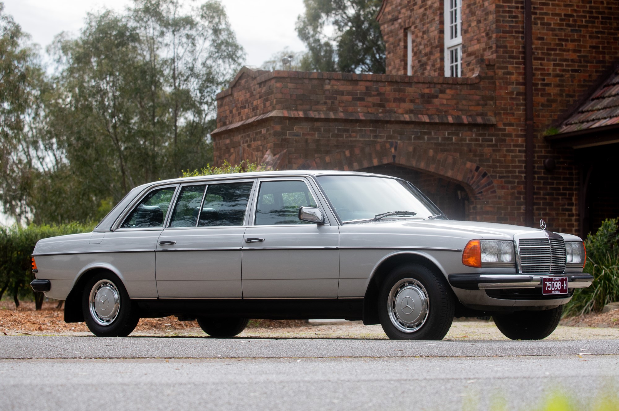 1985 MERCEDES-BENZ (V123) 250 LWB - LIMOUSINE for sale by auction in ...