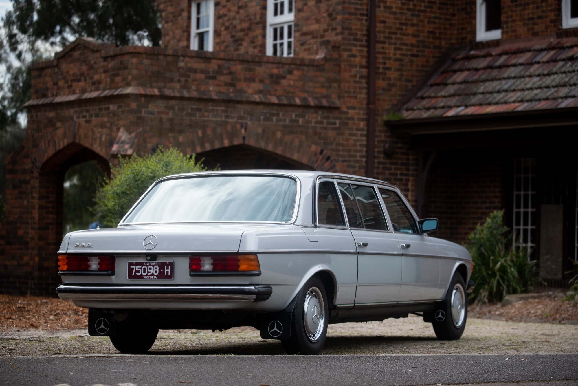1985 MERCEDES-BENZ (V123) 250 LWB - LIMOUSINE for sale by auction in ...