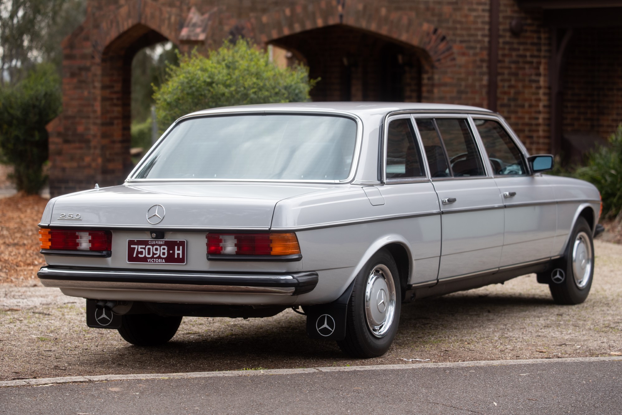 1985 MERCEDES-BENZ (V123) 250 LWB - LIMOUSINE for sale by auction in ...