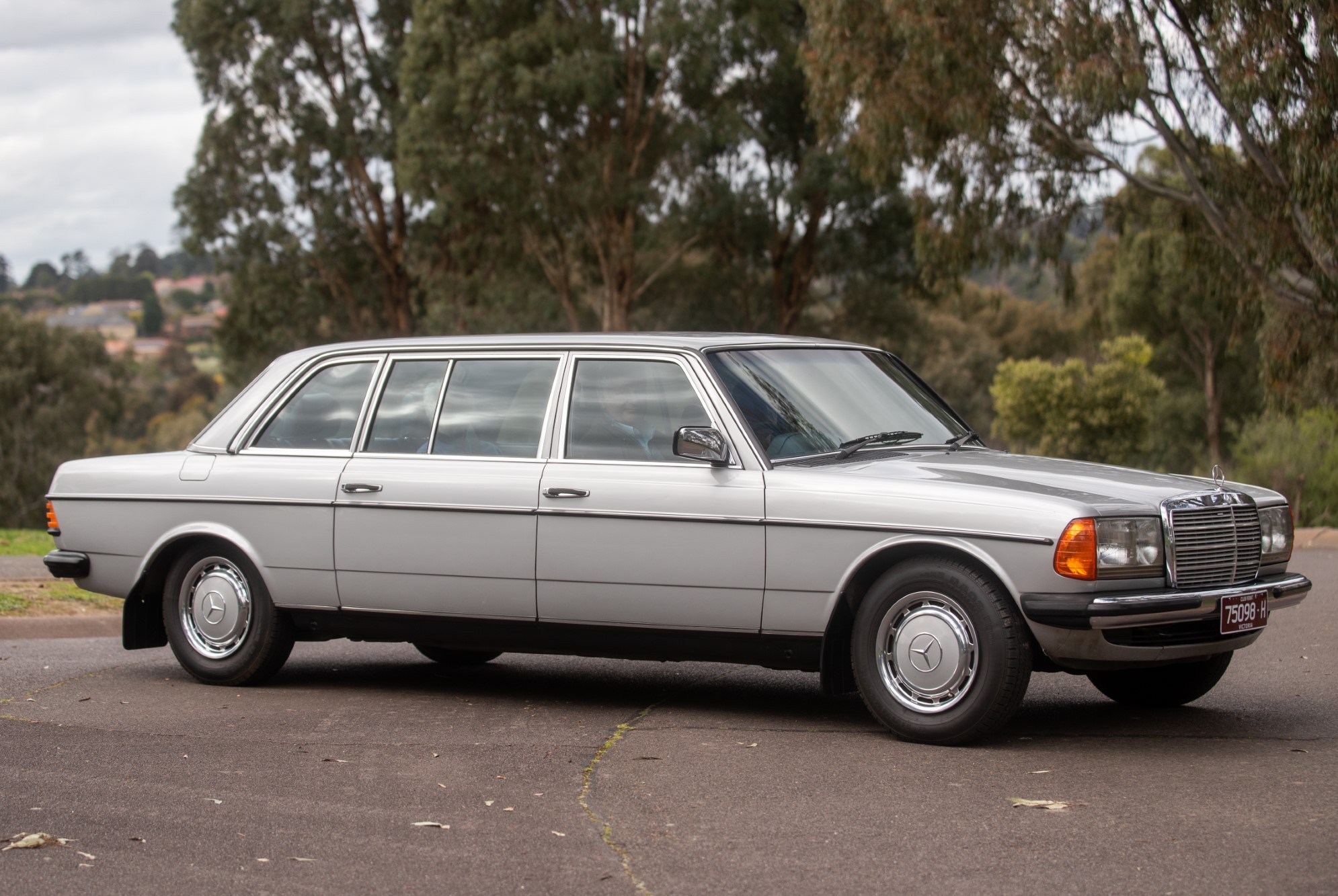 1985 MERCEDES-BENZ (V123) 250 LWB - LIMOUSINE