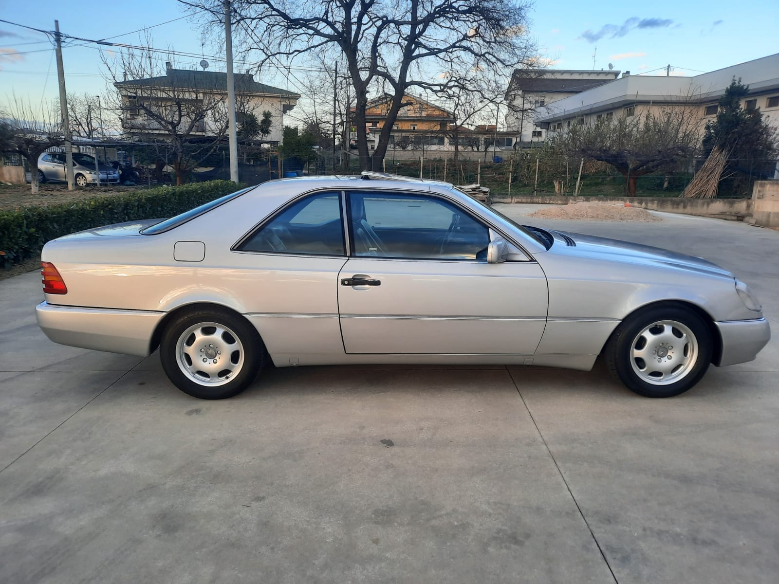 RESERVE LOWERED: 1993 MERCEDES-BENZ (C140) S500 COUPE