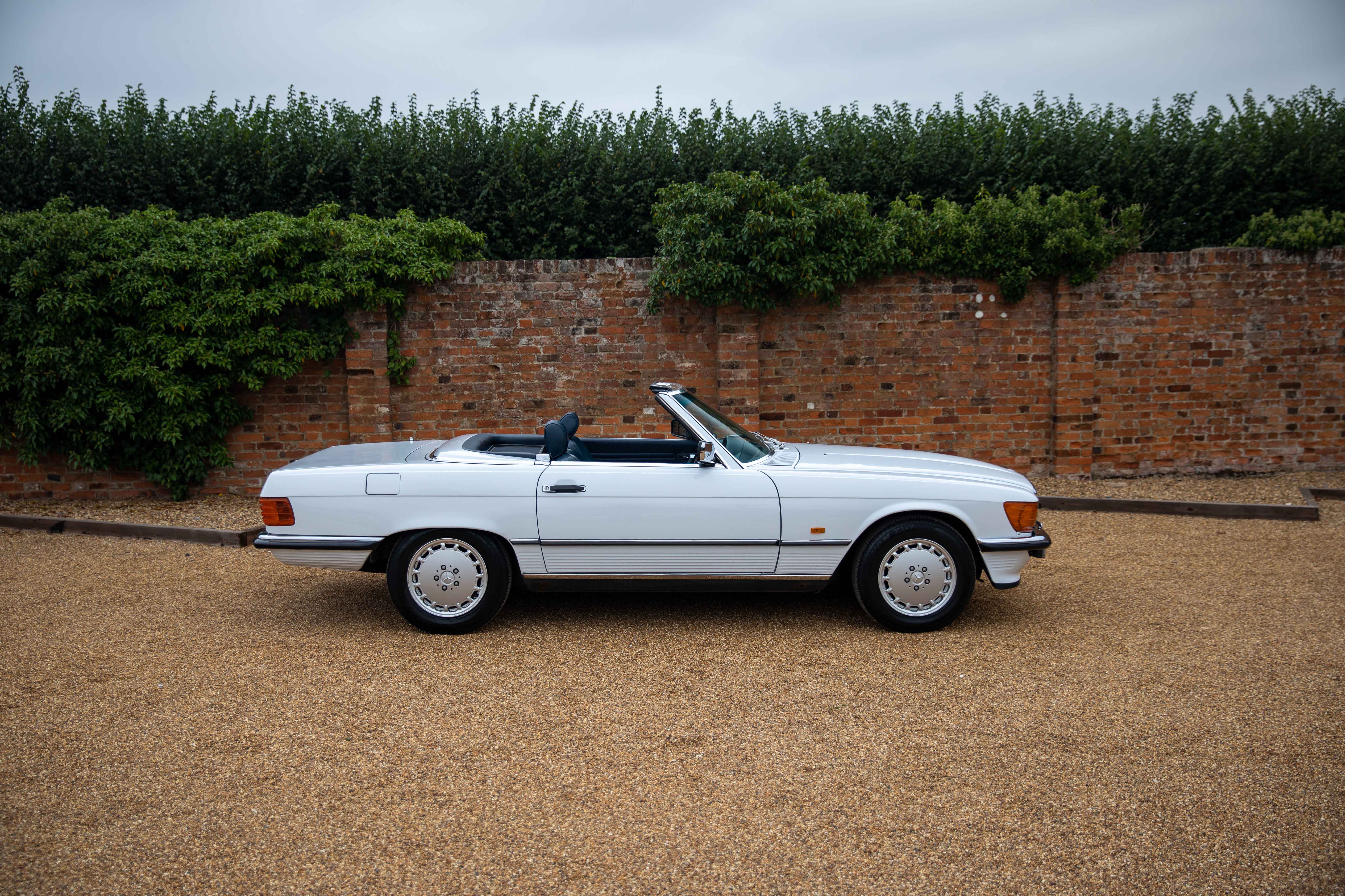 1987 MERCEDES-BENZ (R107) 500 SL for sale by auction in Brentwood ...