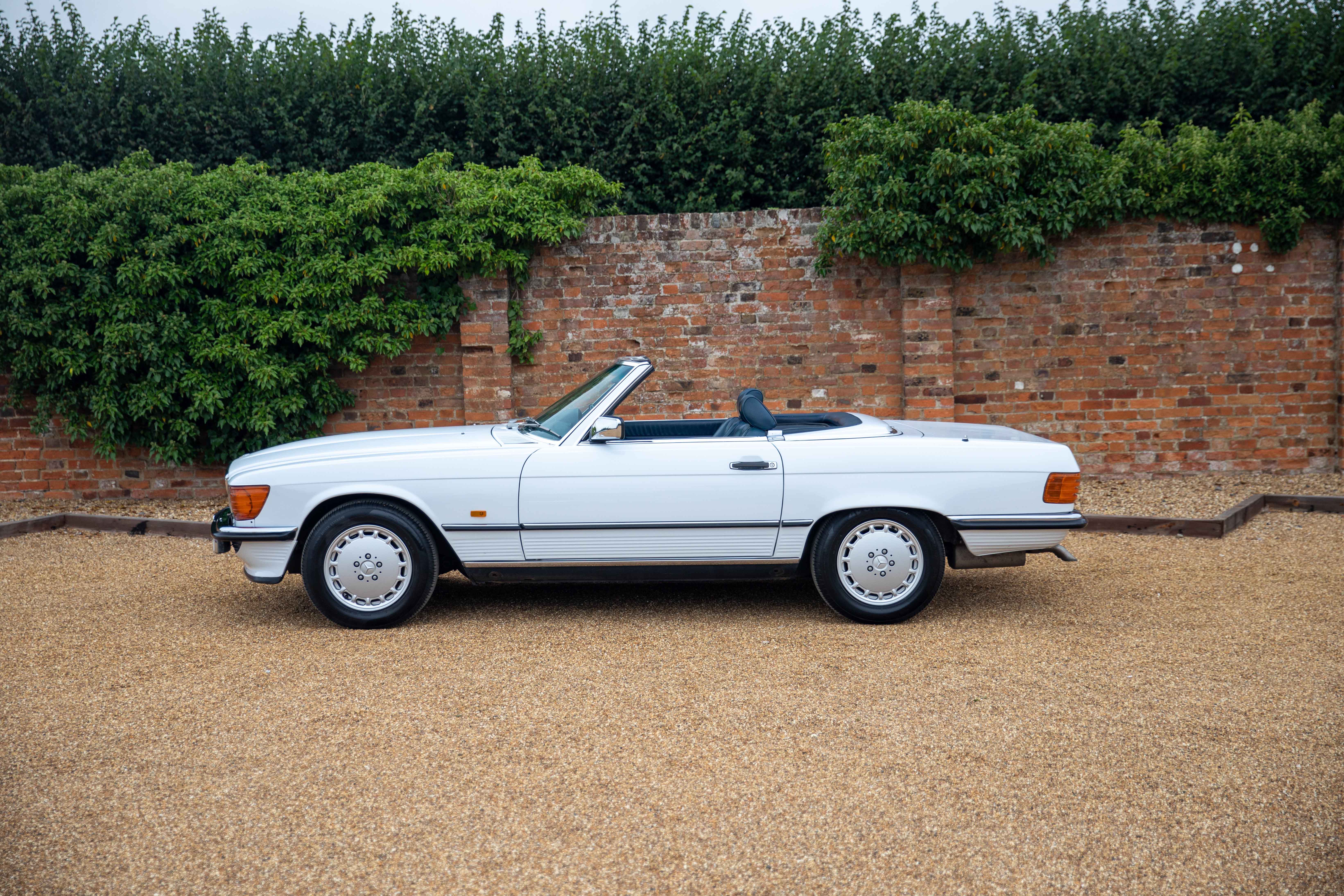 1987 MERCEDES-BENZ (R107) 500 SL for sale by auction in Brentwood ...