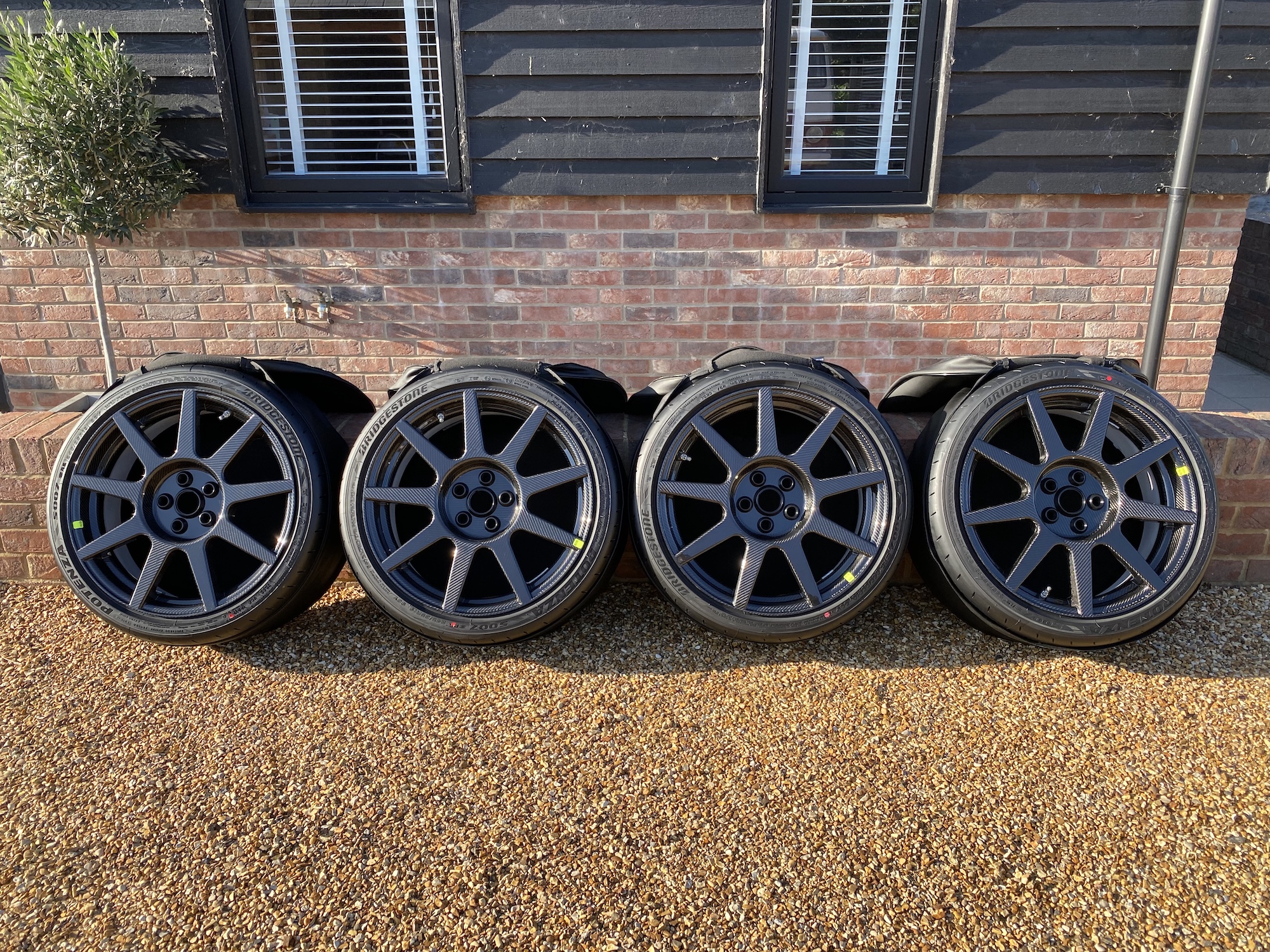 CARBON FIBRE RENAULTSPORT MEGANE TROPHY-R WHEELS