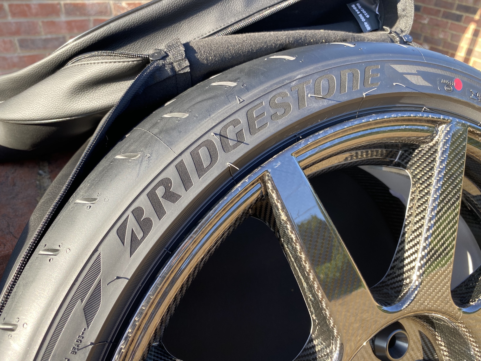 CARBON FIBRE RENAULTSPORT MEGANE TROPHY-R WHEELS