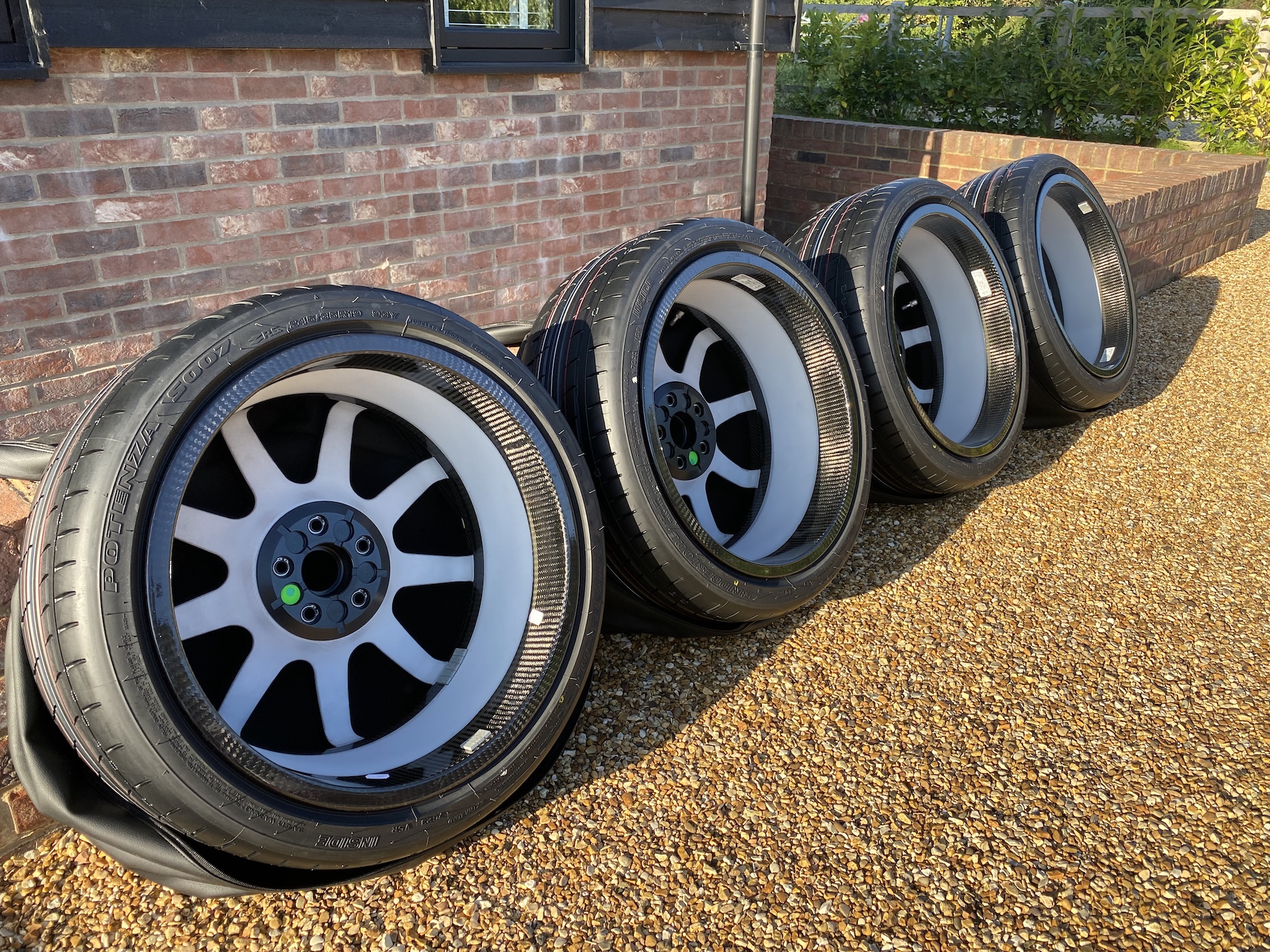 CARBON FIBRE RENAULTSPORT MEGANE TROPHY-R WHEELS
