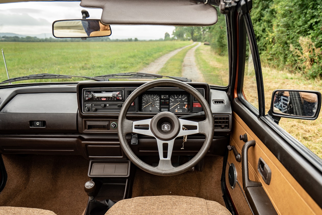 Golf 1 Interior