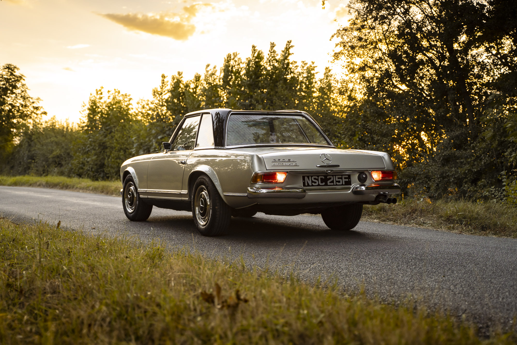 1967 MERCEDES-BENZ 250 SL PAGODA