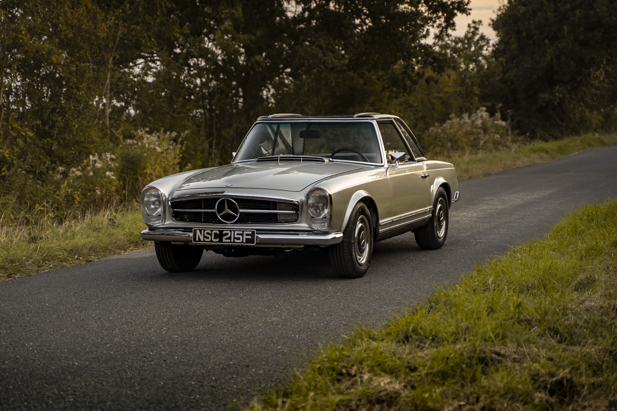 1967 MERCEDES-BENZ 250 SL PAGODA