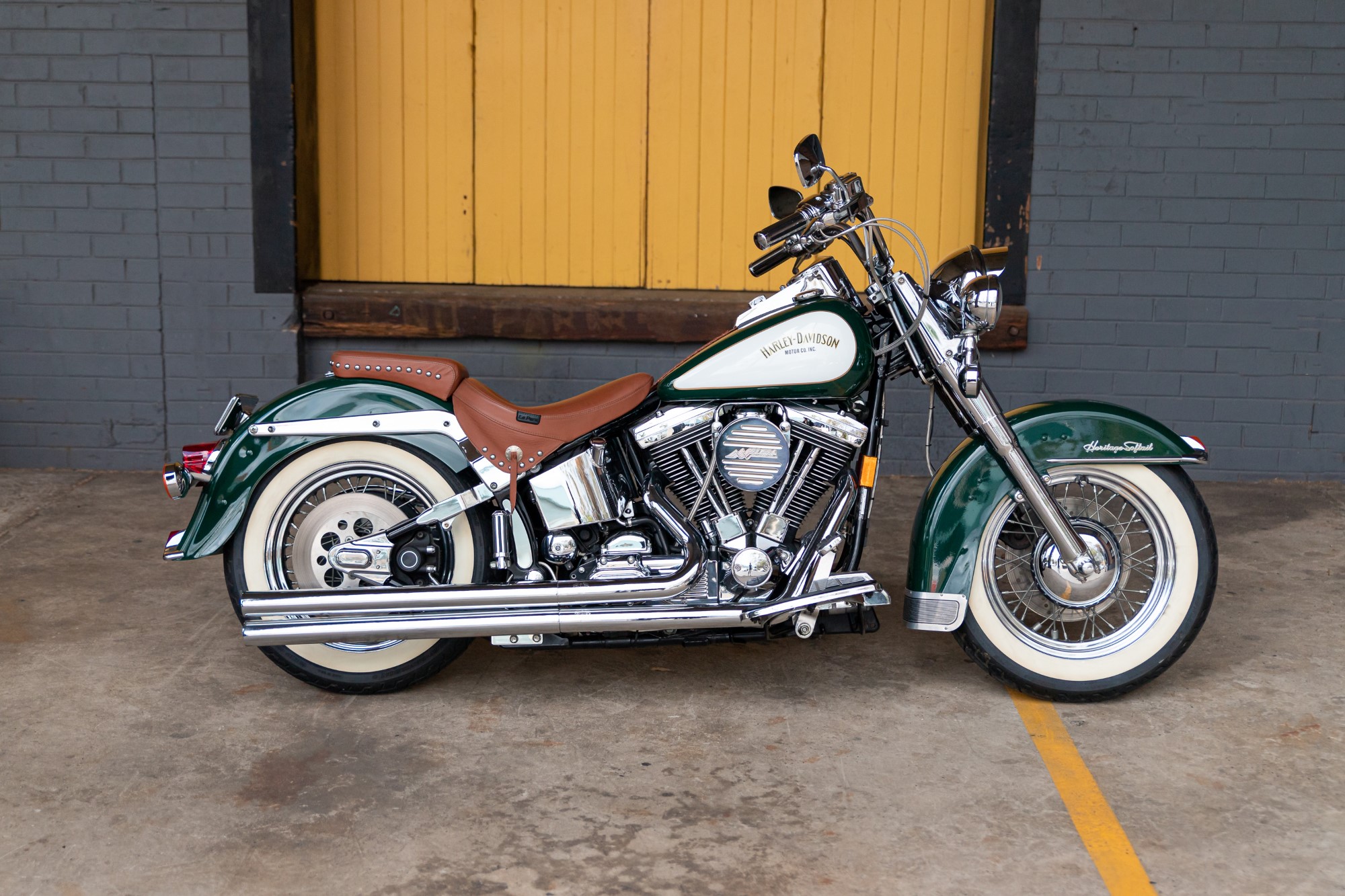 1995 HARLEY DAVIDSON HERITAGE NOSTALGIA SOFTAIL for sale by auction in ...