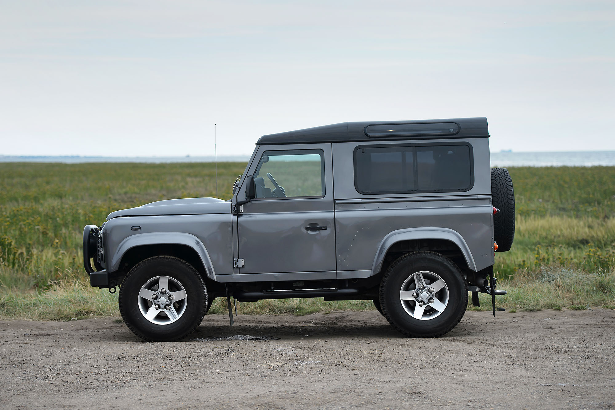 2015 LAND ROVER DEFENDER 90 XS for sale by auction in Westcliff-on-Sea ...