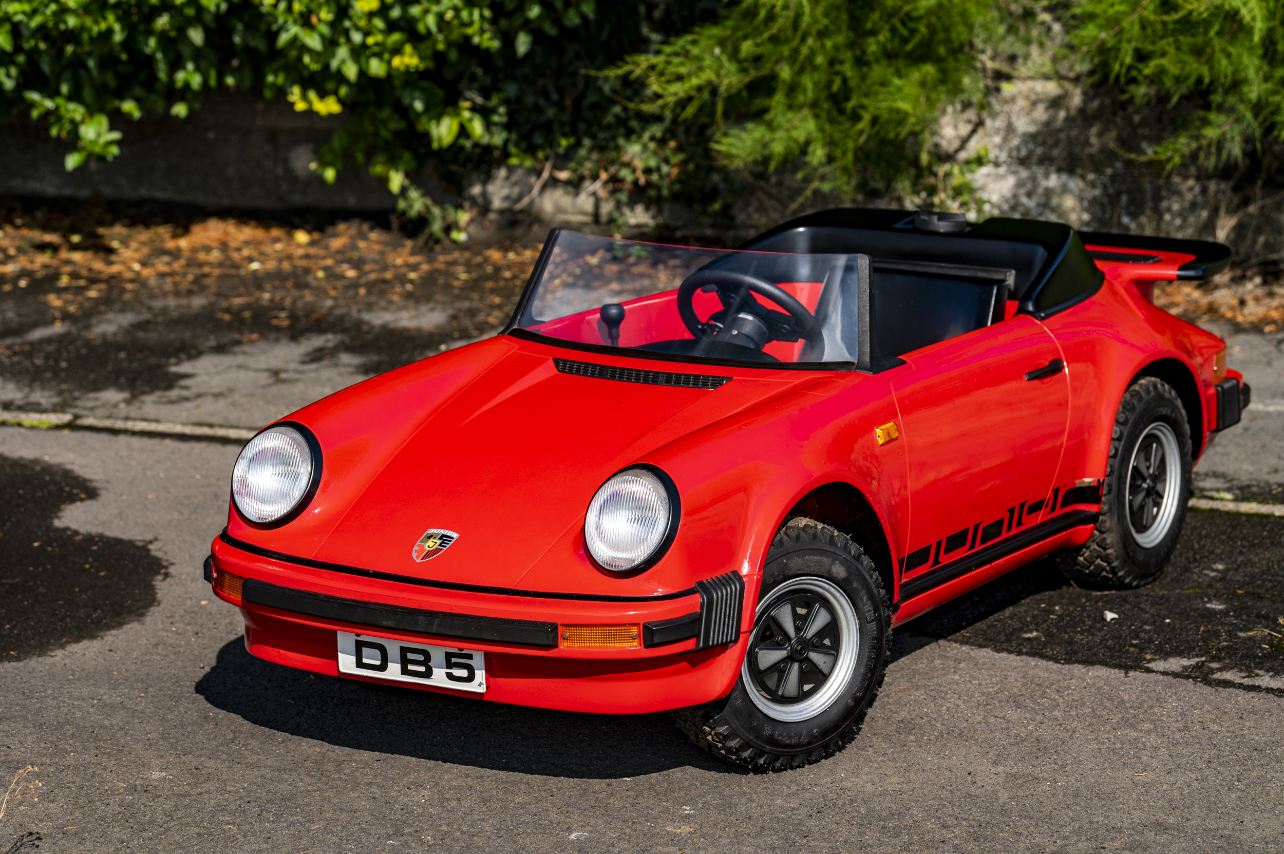 PORSCHE 911 CARRERA JUNIOR CHILDREN'S CAR