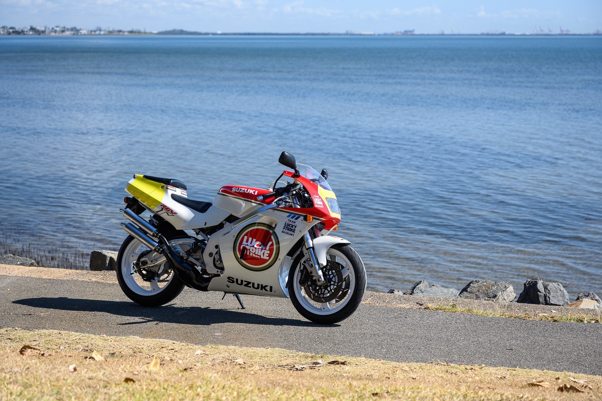 1990 SUZUKI RGV250 VJ22 for sale by auction in Brisbane, Queensland ...