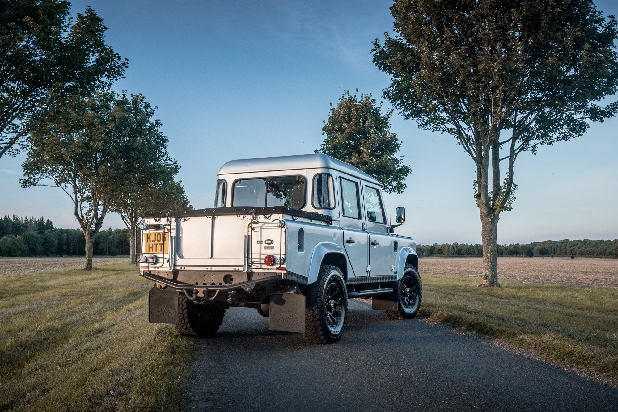 2006 LAND ROVER DEFENDER 110 XS DOUBLE CAB V8 for sale by auction in ...