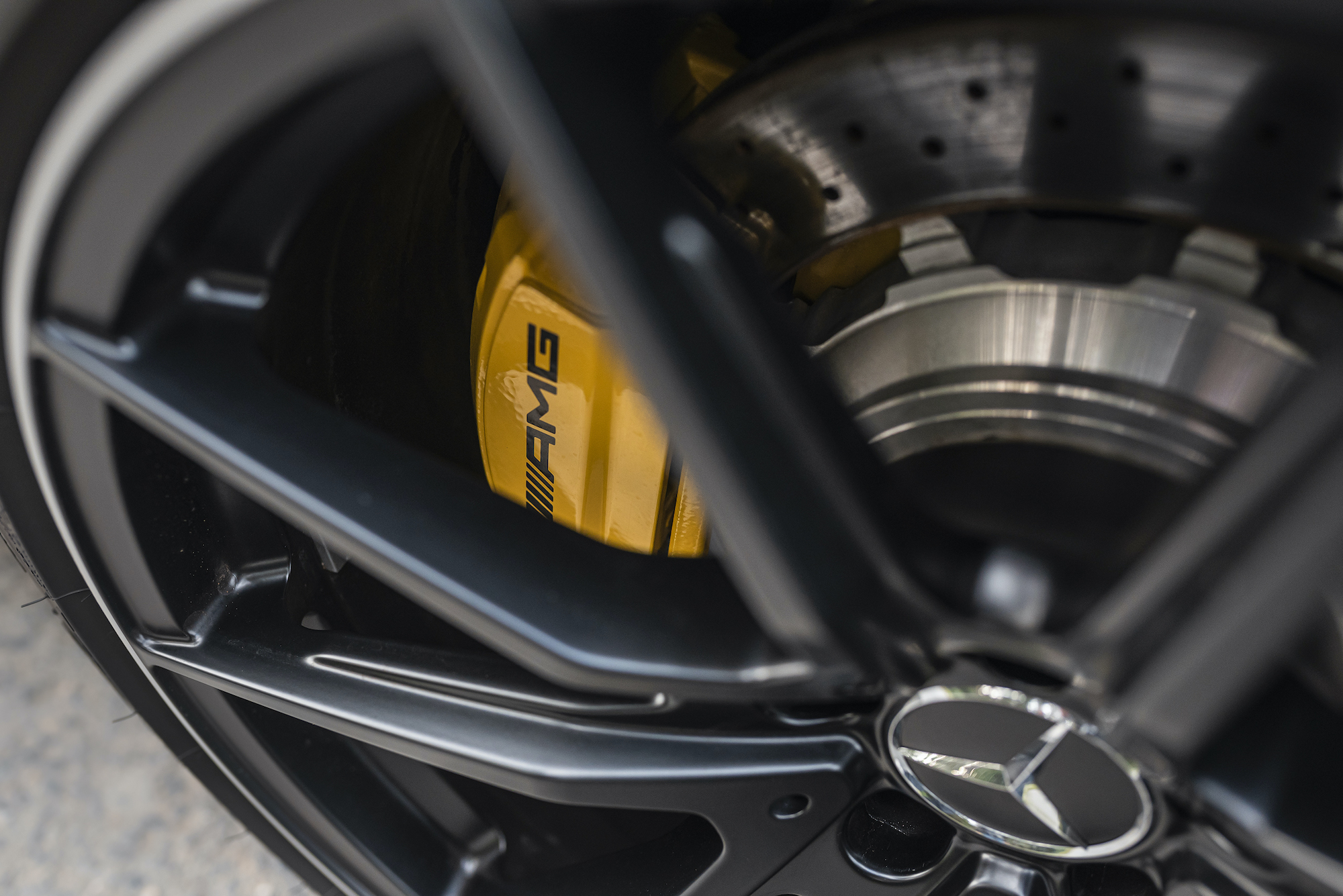 2018 MERCEDES-AMG GT R