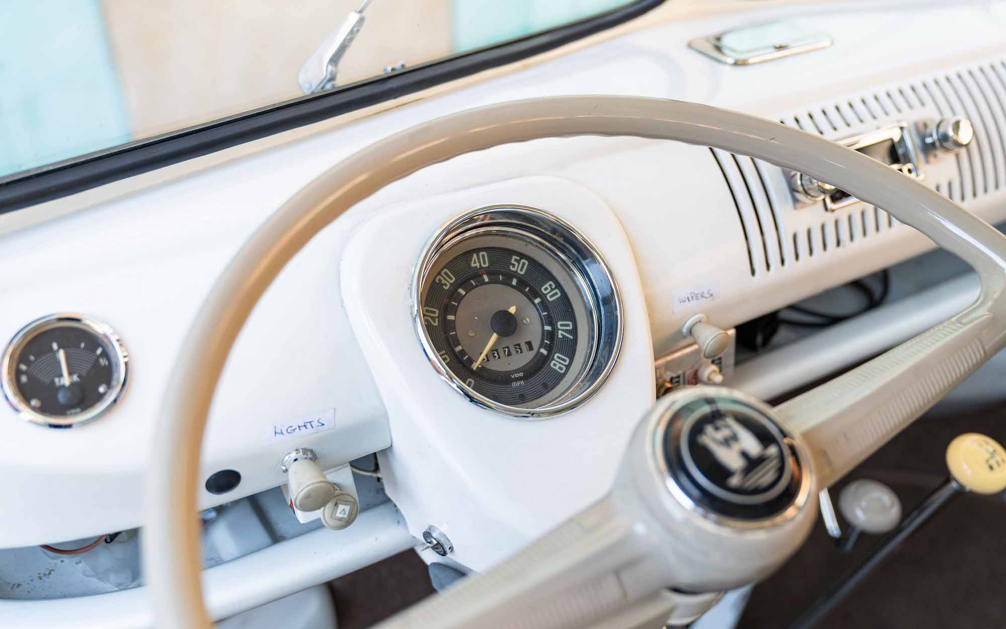 1975 VOLKSWAGEN T1 SPLITSCREEN CAMPERVAN