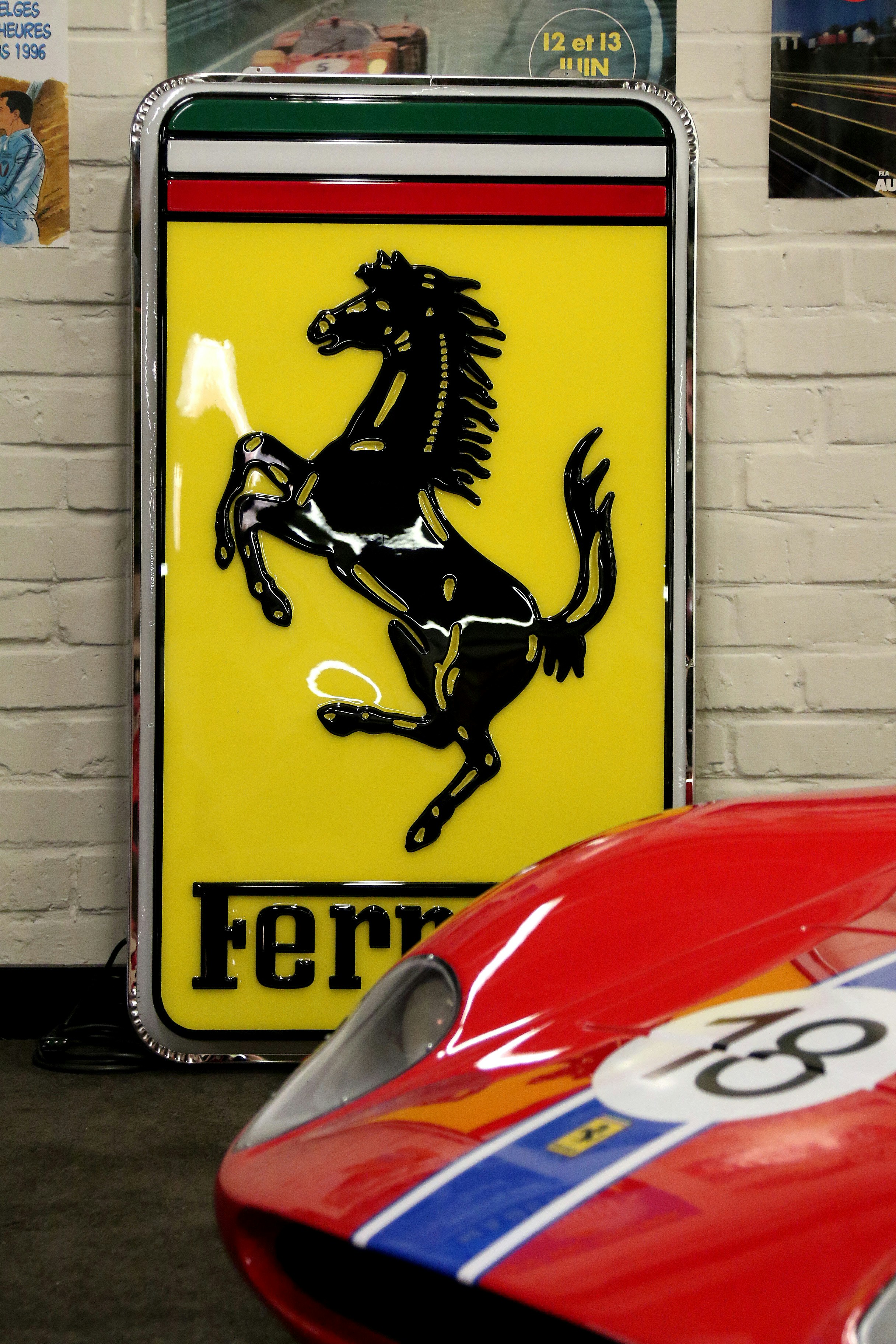 FERRARI ILLUMINATED SIGN for sale by auction in Beveren-Leie, Belgium