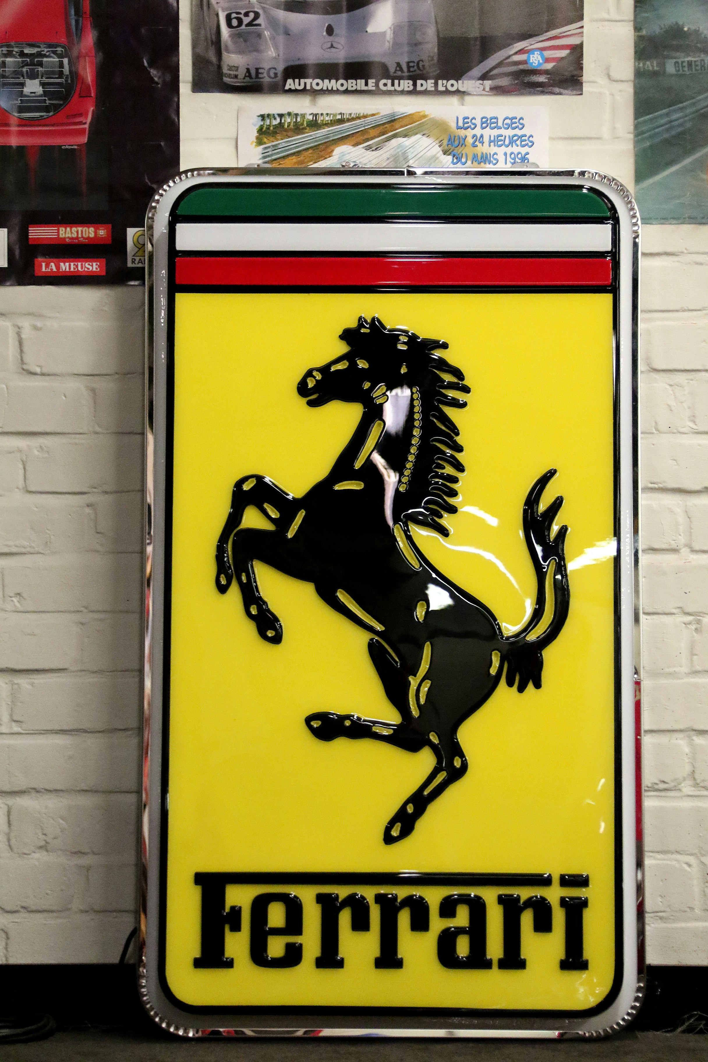 FERRARI ILLUMINATED SIGN for sale by auction in Beveren-Leie, Belgium