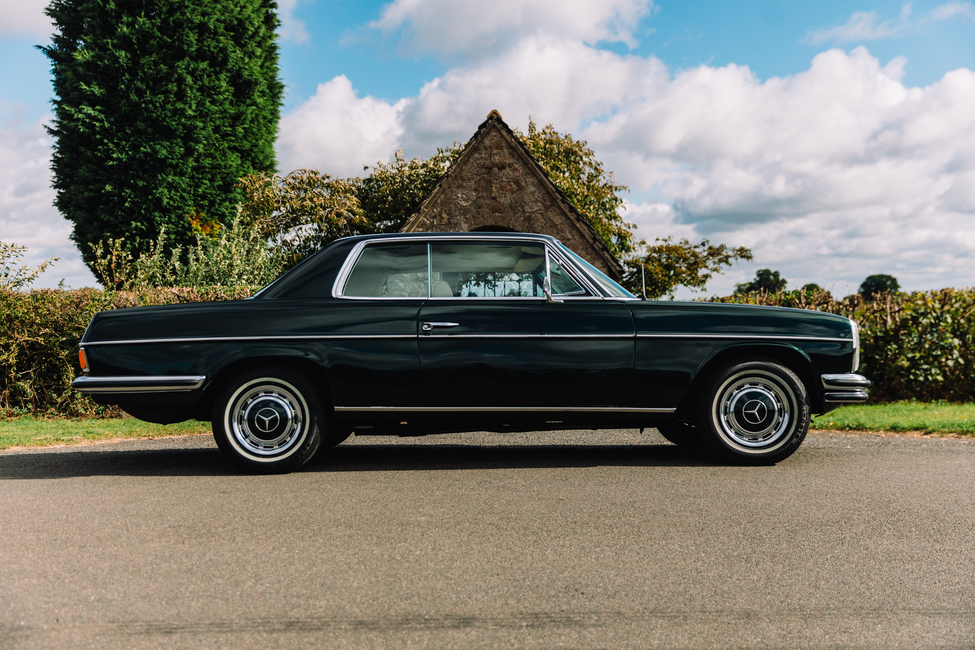1972 MERCEDES-BENZ (W114) 250 CE for sale by auction in Osgathorpe ...