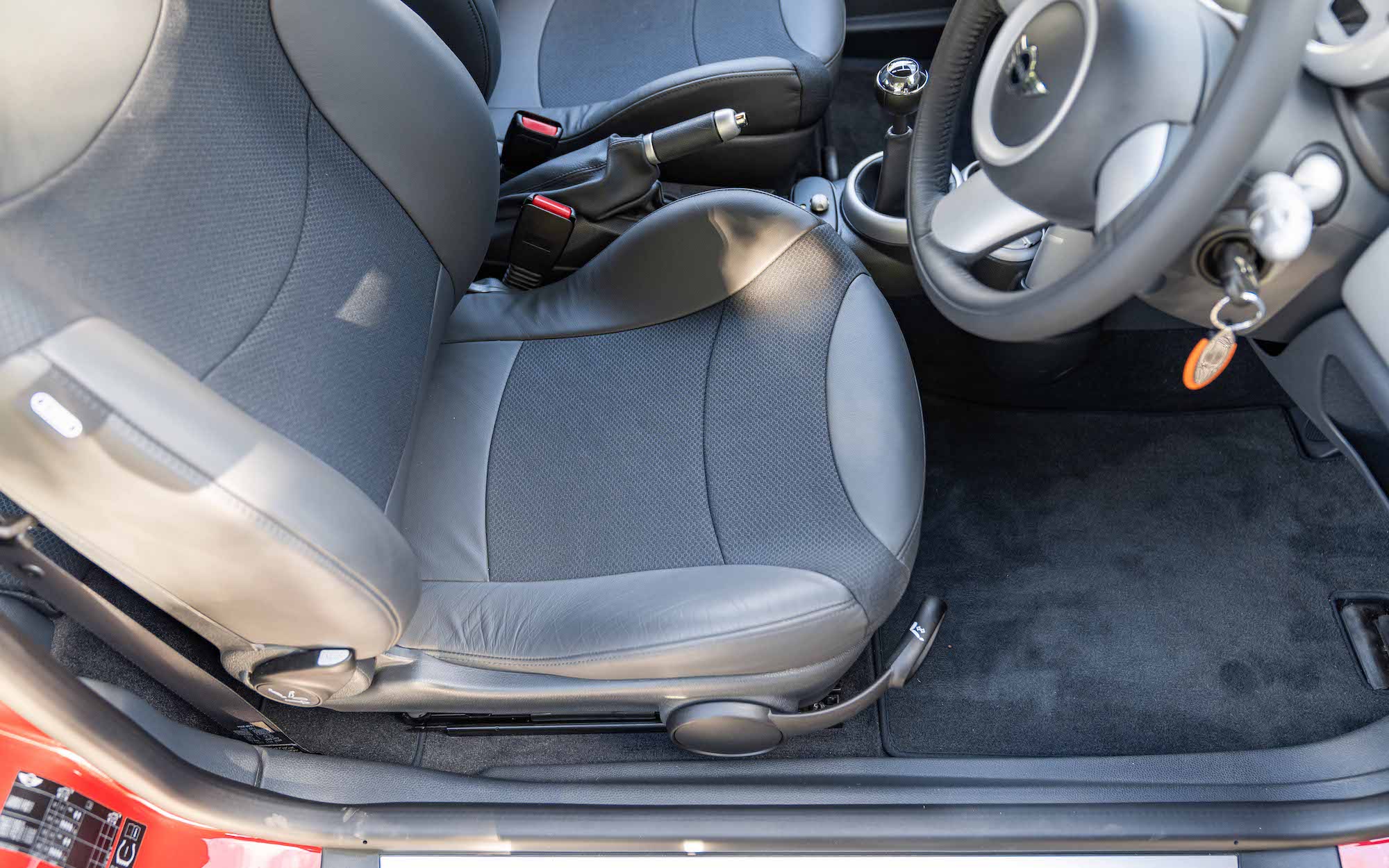 2004 MINI COOPER - RUGBY WORLD CUP EDITION – 1 of 5 - 59 MILES for sale ...