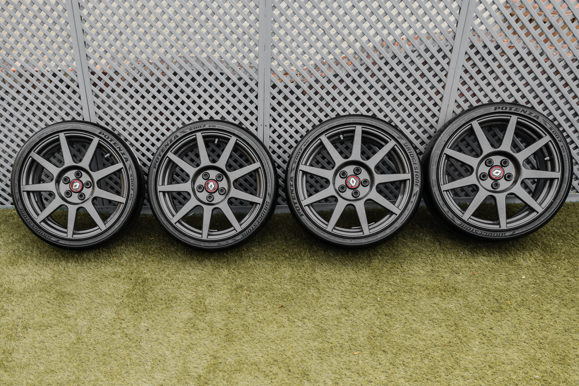CARBON FIBRE RENAULTSPORT MEGANE TROPHY-R WHEELS