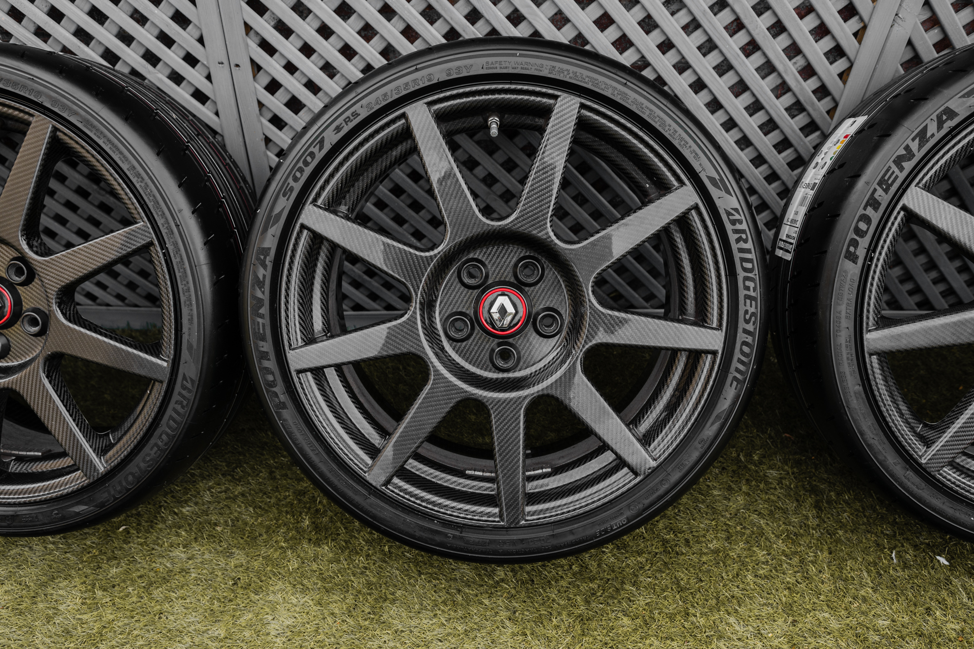 CARBON FIBRE RENAULTSPORT MEGANE TROPHY-R WHEELS