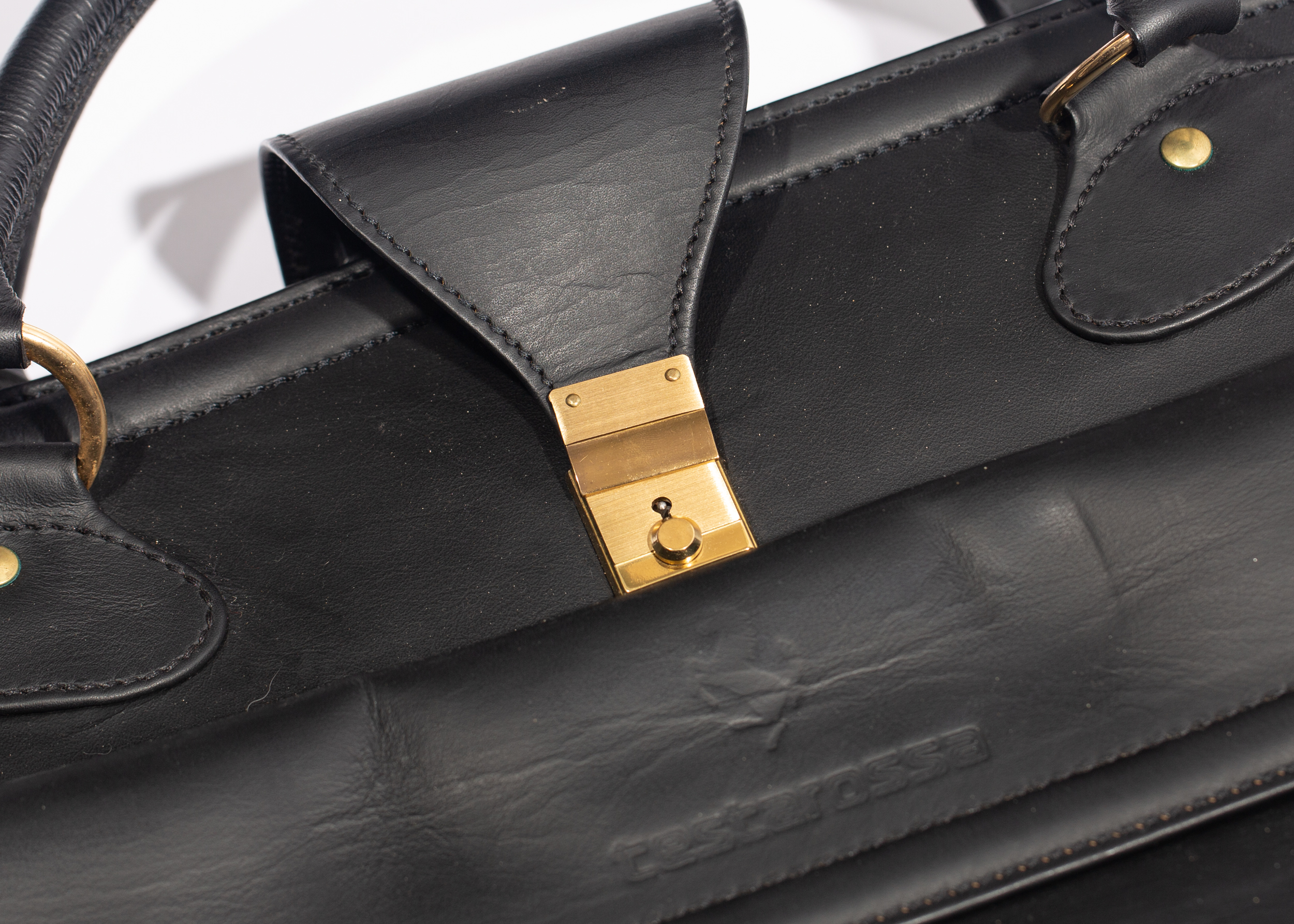 SCHEDONI LUGGAGE FOR FERRARI TESTAROSSA - FULL SET for sale by auction ...