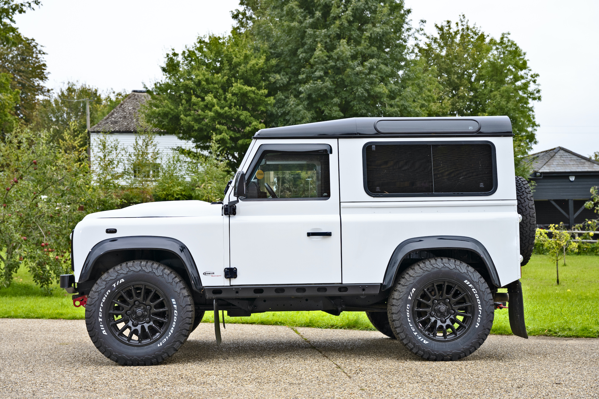2014 LAND ROVER DEFENDER 90 XS 'BOWLER'