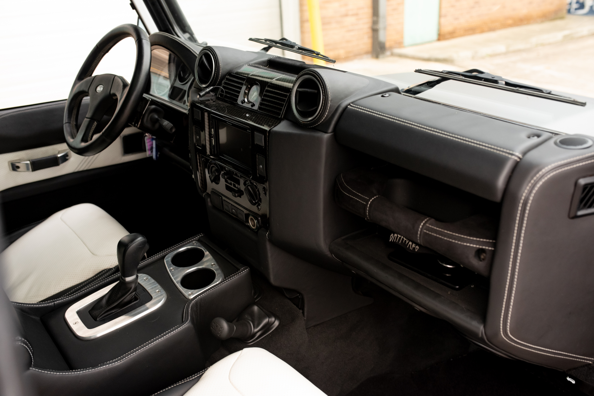 2012 LAND ROVER DEFENDER 110 XS 5.0 V8