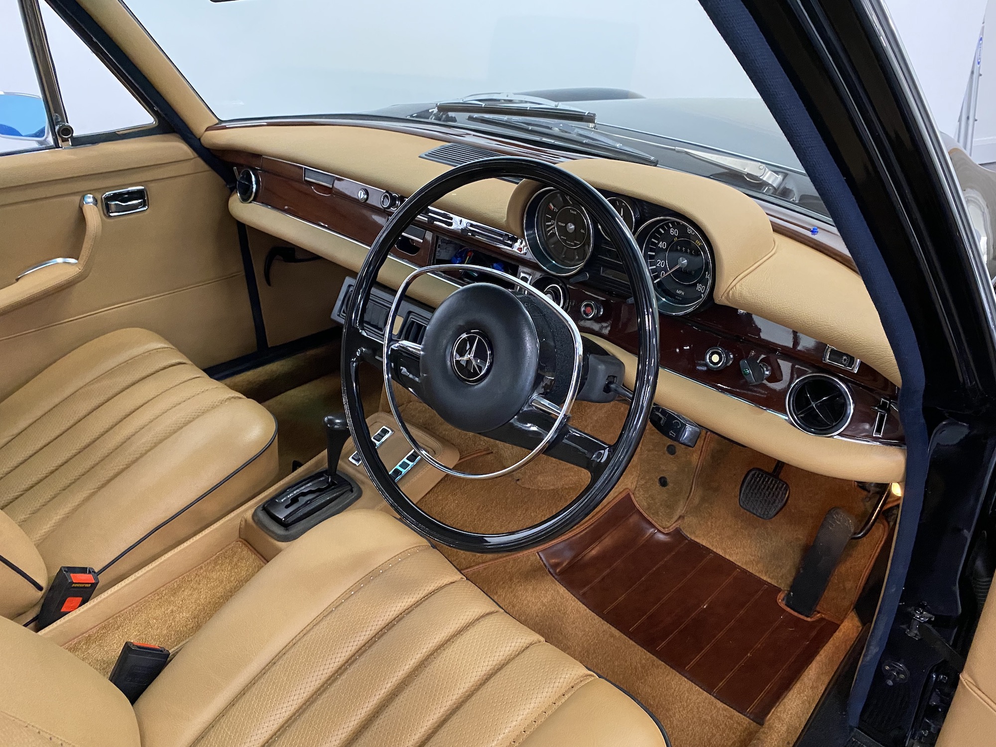 1972 MERCEDES-BENZ (W108) 280 SE 3.5