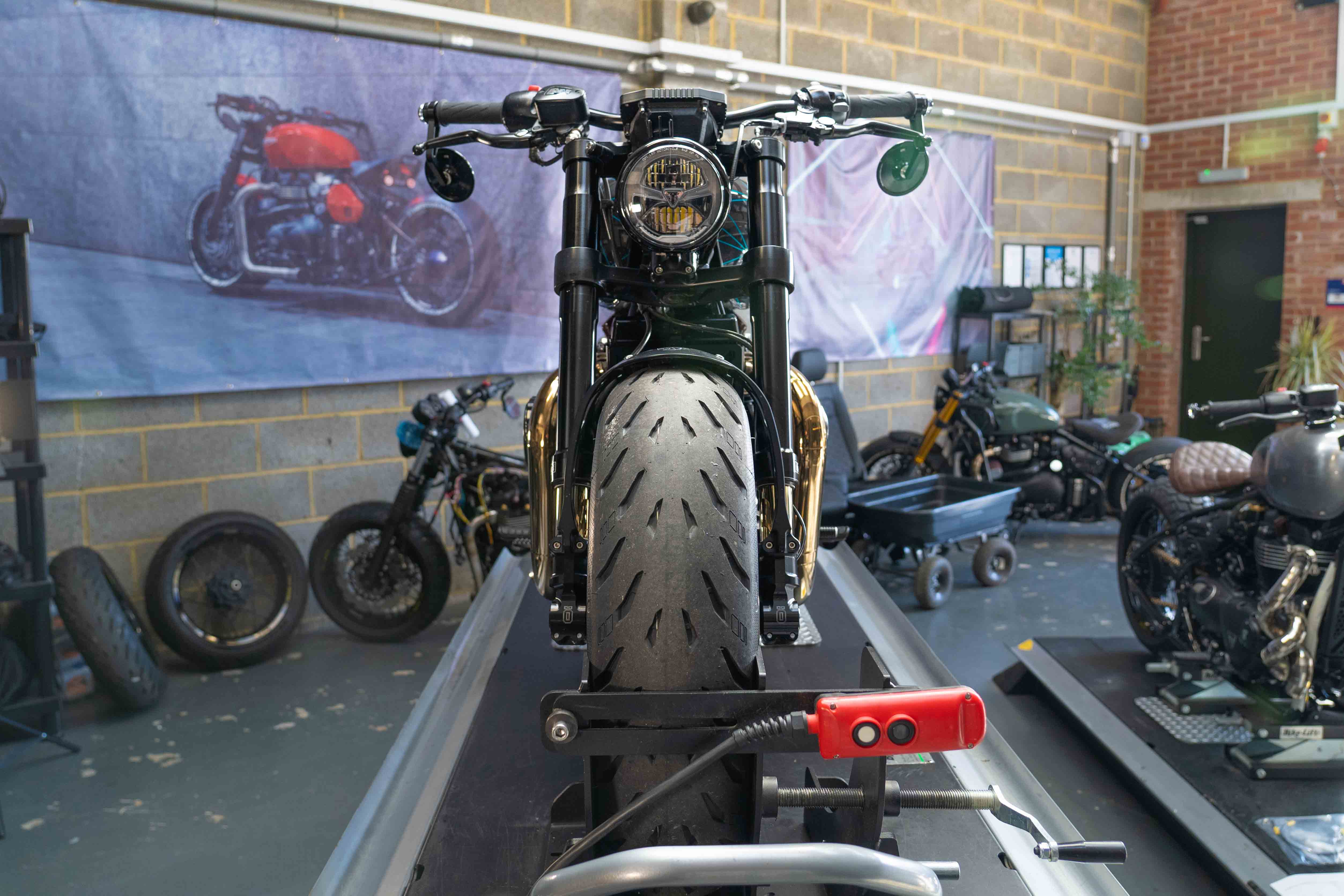 2019 TRIUMPH BONNEVILLE BOBBER - THORNTON HUNDRED CUSTOM