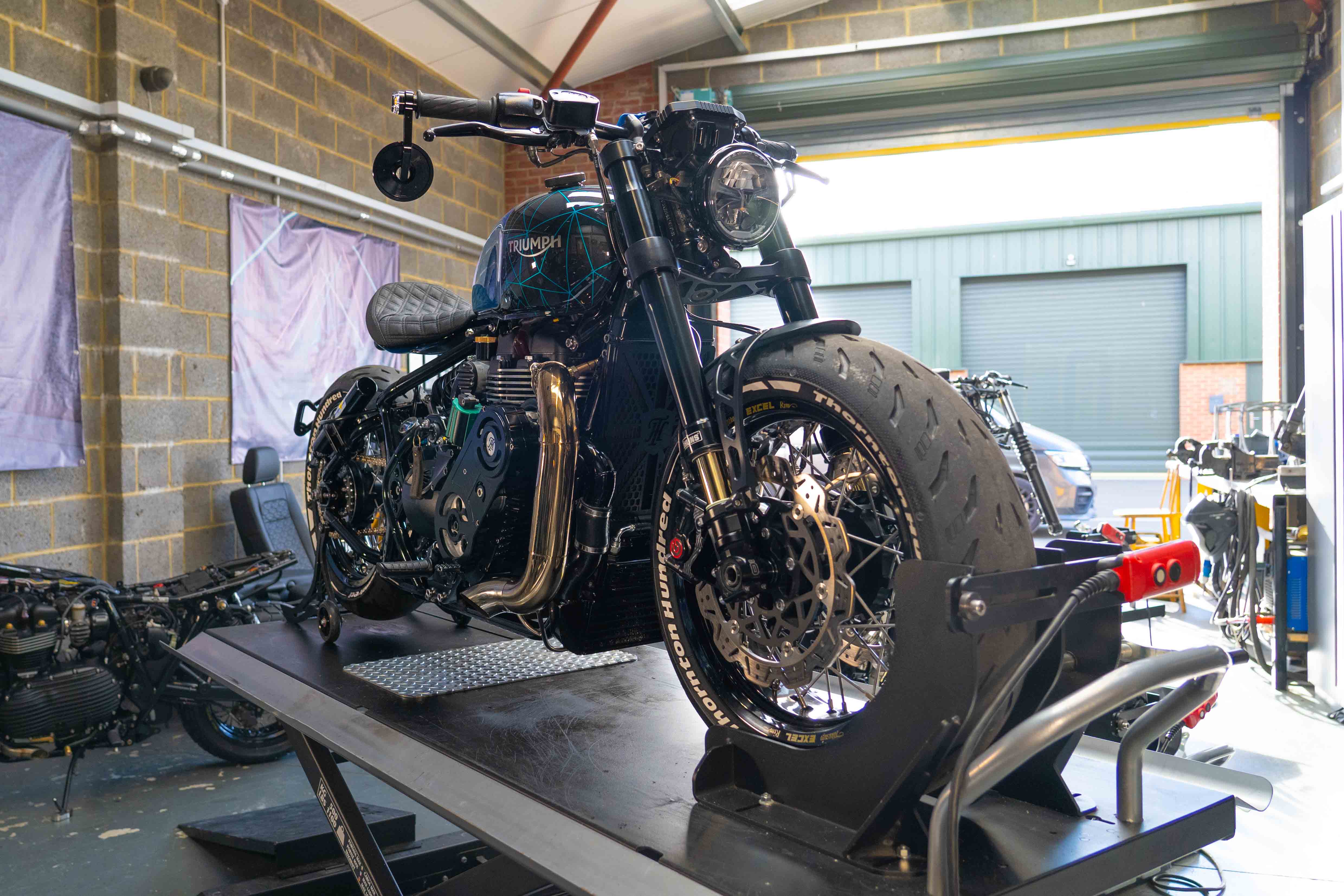 2019 TRIUMPH BONNEVILLE BOBBER - THORNTON HUNDRED CUSTOM